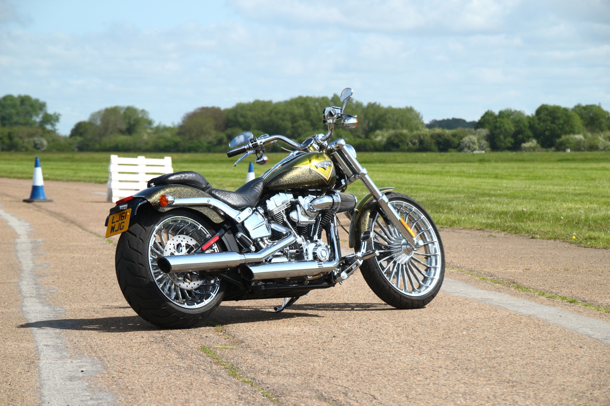 2012 HARLEY-DAVIDSON CVO BREAKOUT