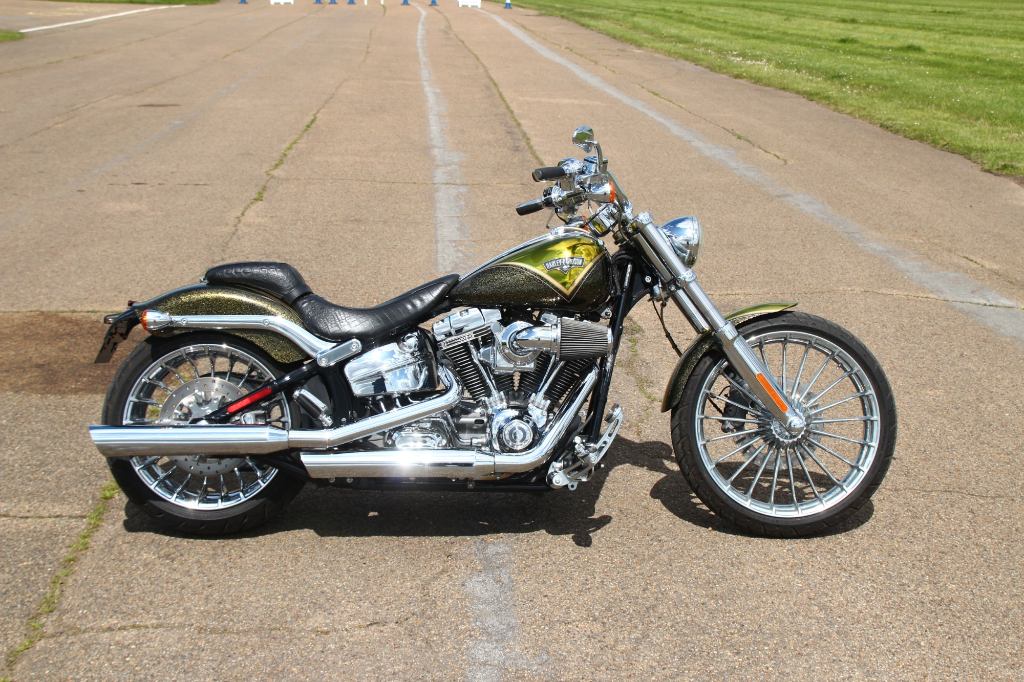 2012 HARLEY-DAVIDSON CVO BREAKOUT