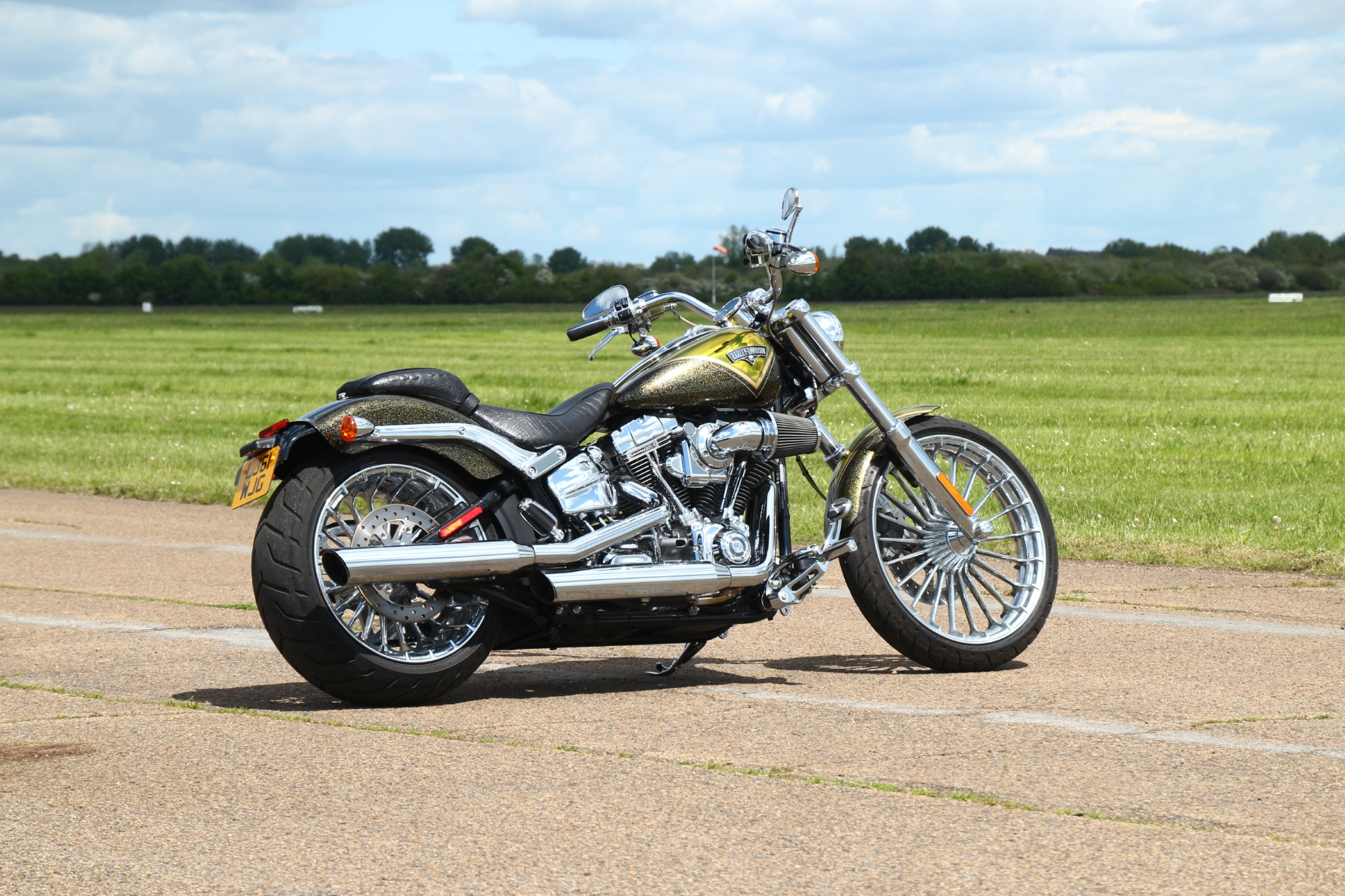 2012 HARLEY-DAVIDSON CVO BREAKOUT