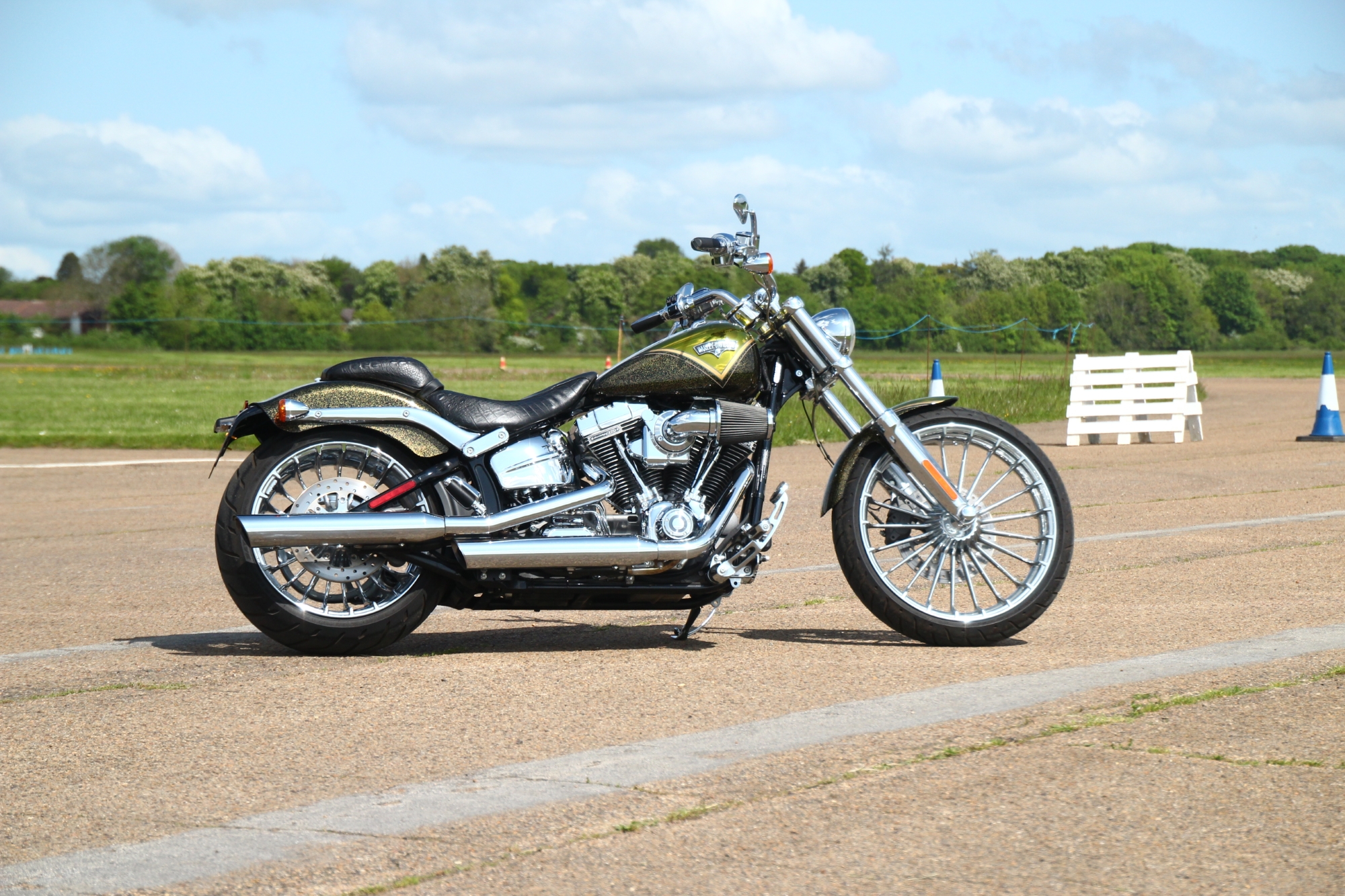 2012 HARLEY-DAVIDSON CVO BREAKOUT