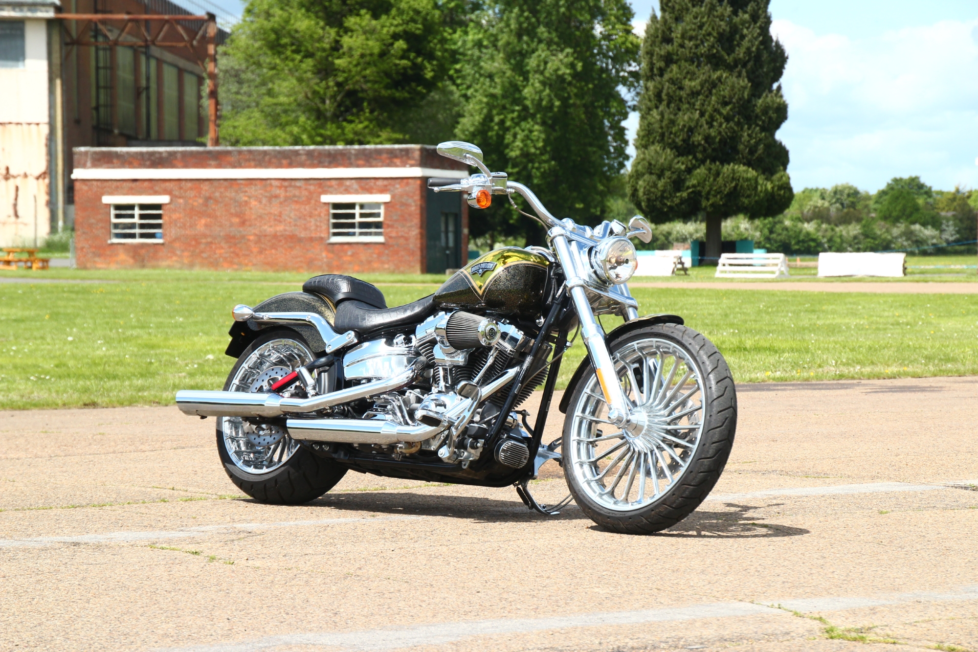 2012 HARLEY-DAVIDSON CVO BREAKOUT