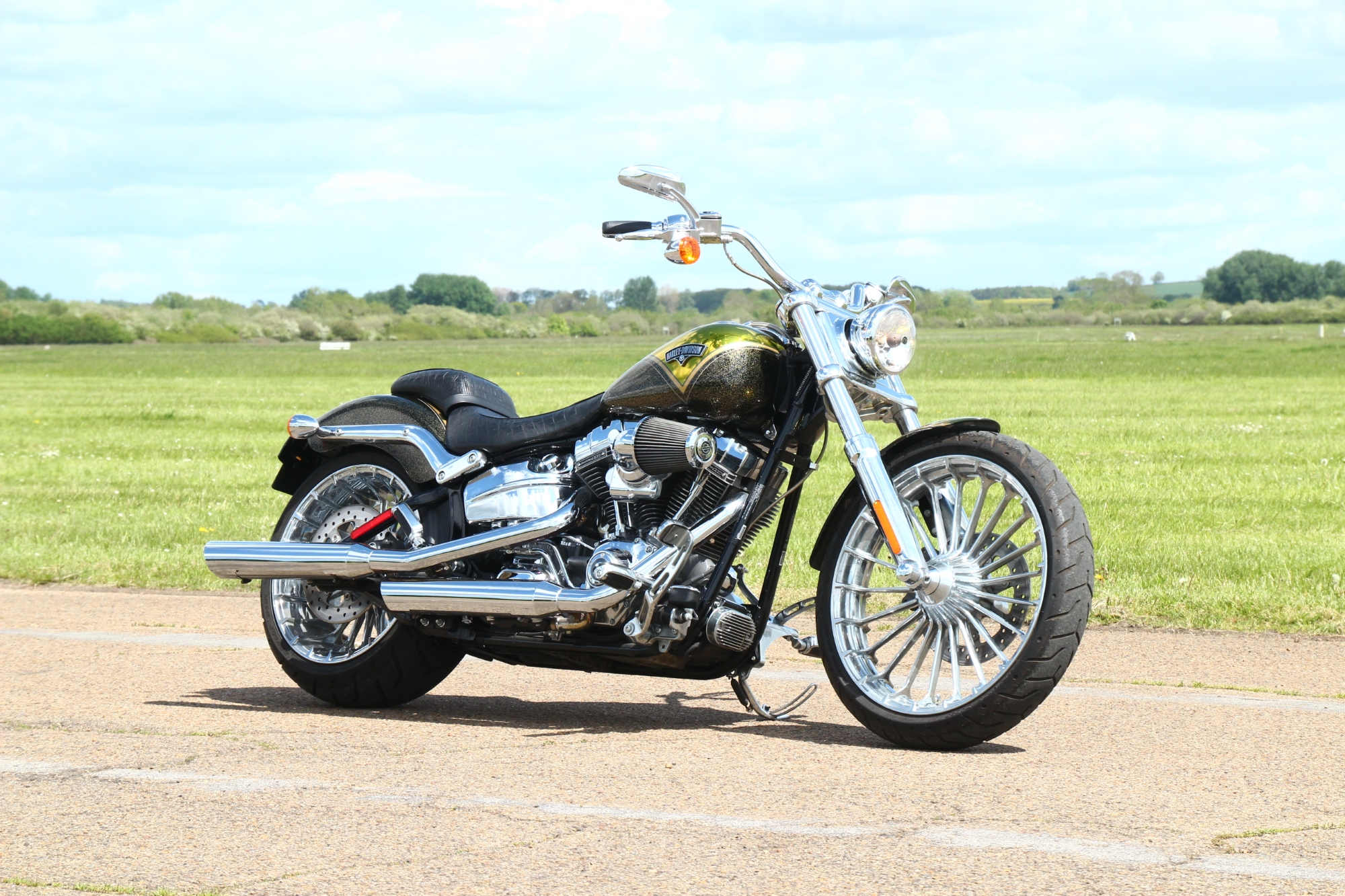2012 HARLEY-DAVIDSON CVO BREAKOUT