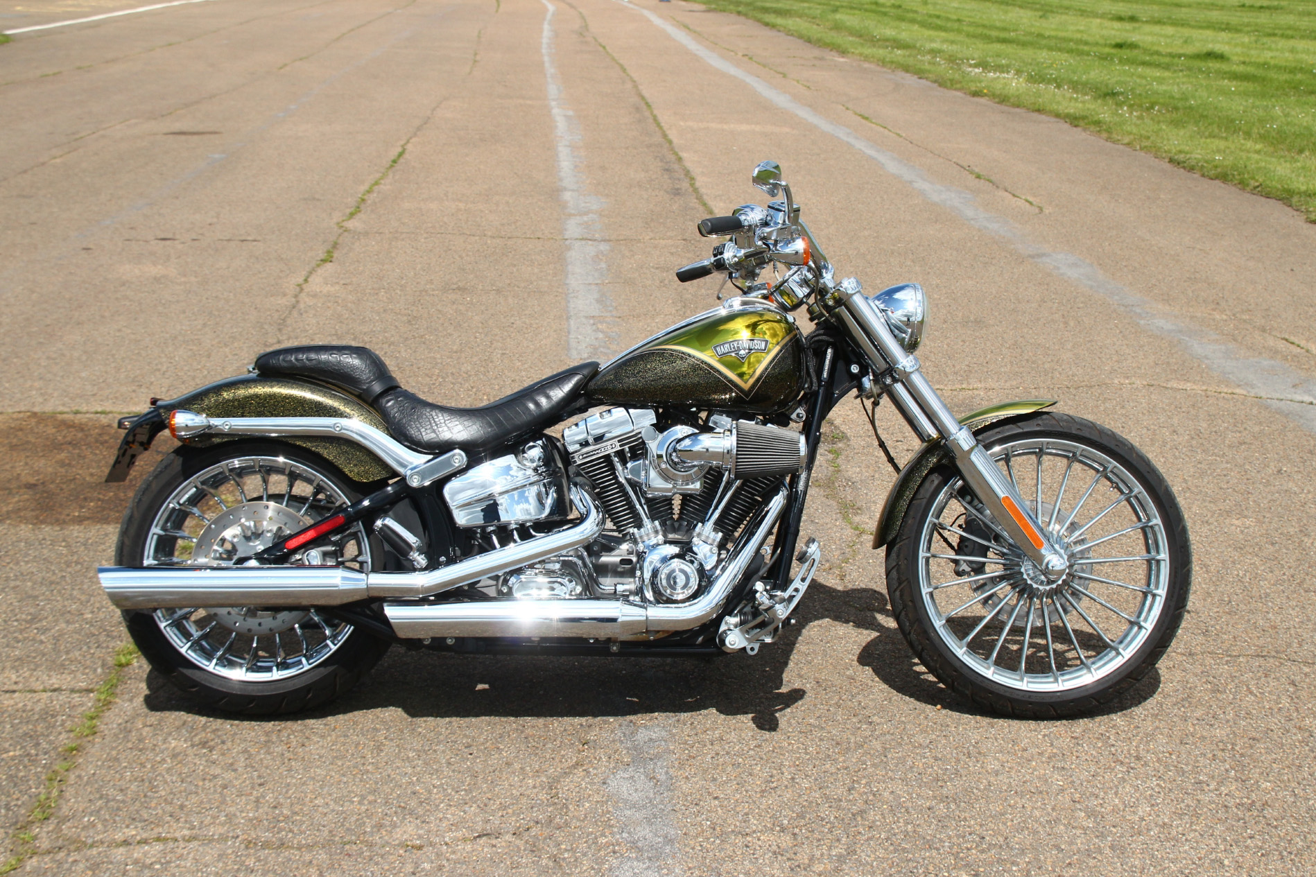2012 HARLEY-DAVIDSON CVO BREAKOUT