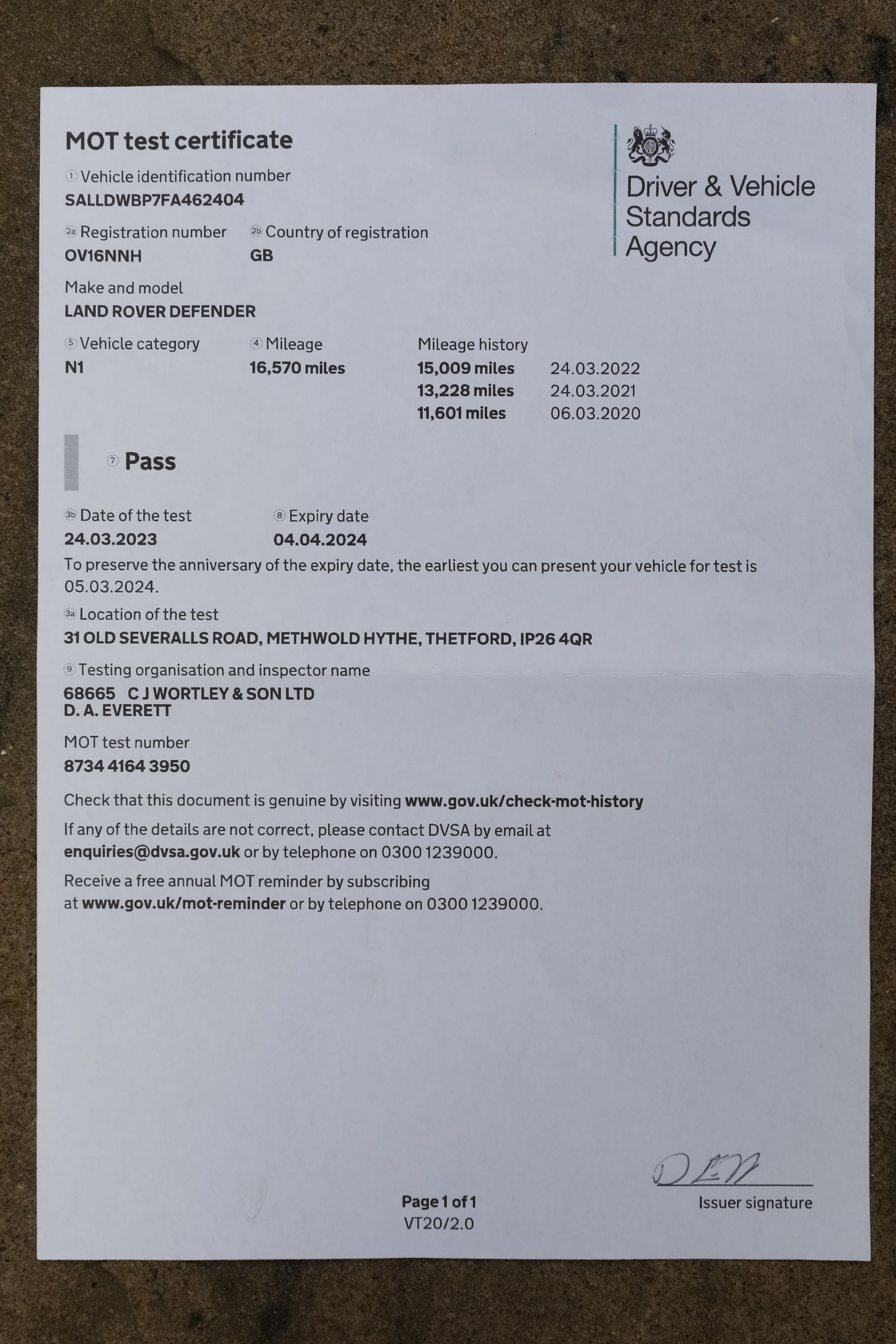 2015 LAND ROVER DEFENDER 90 XS - 17,100 MILES