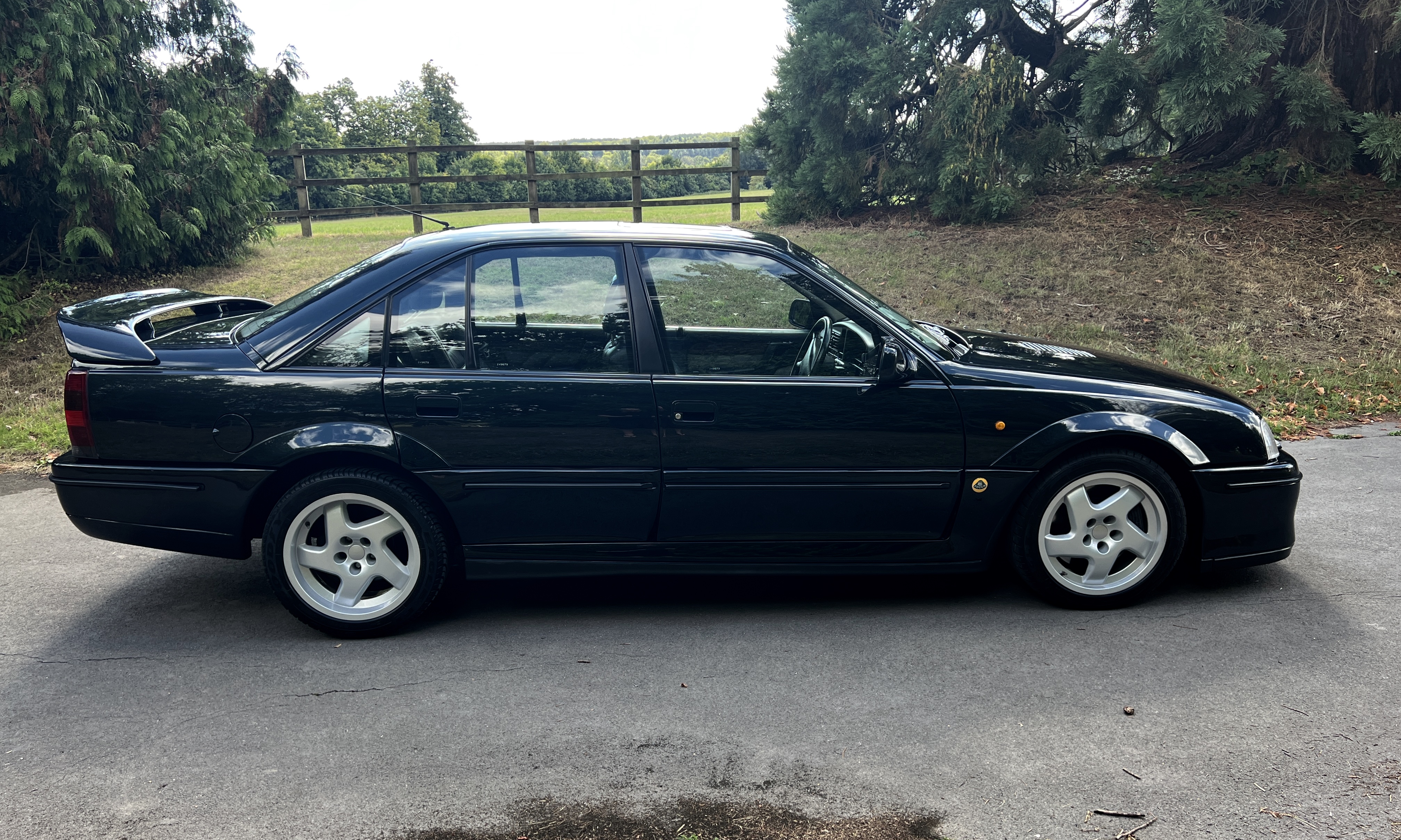 1991 Lotus Carlton