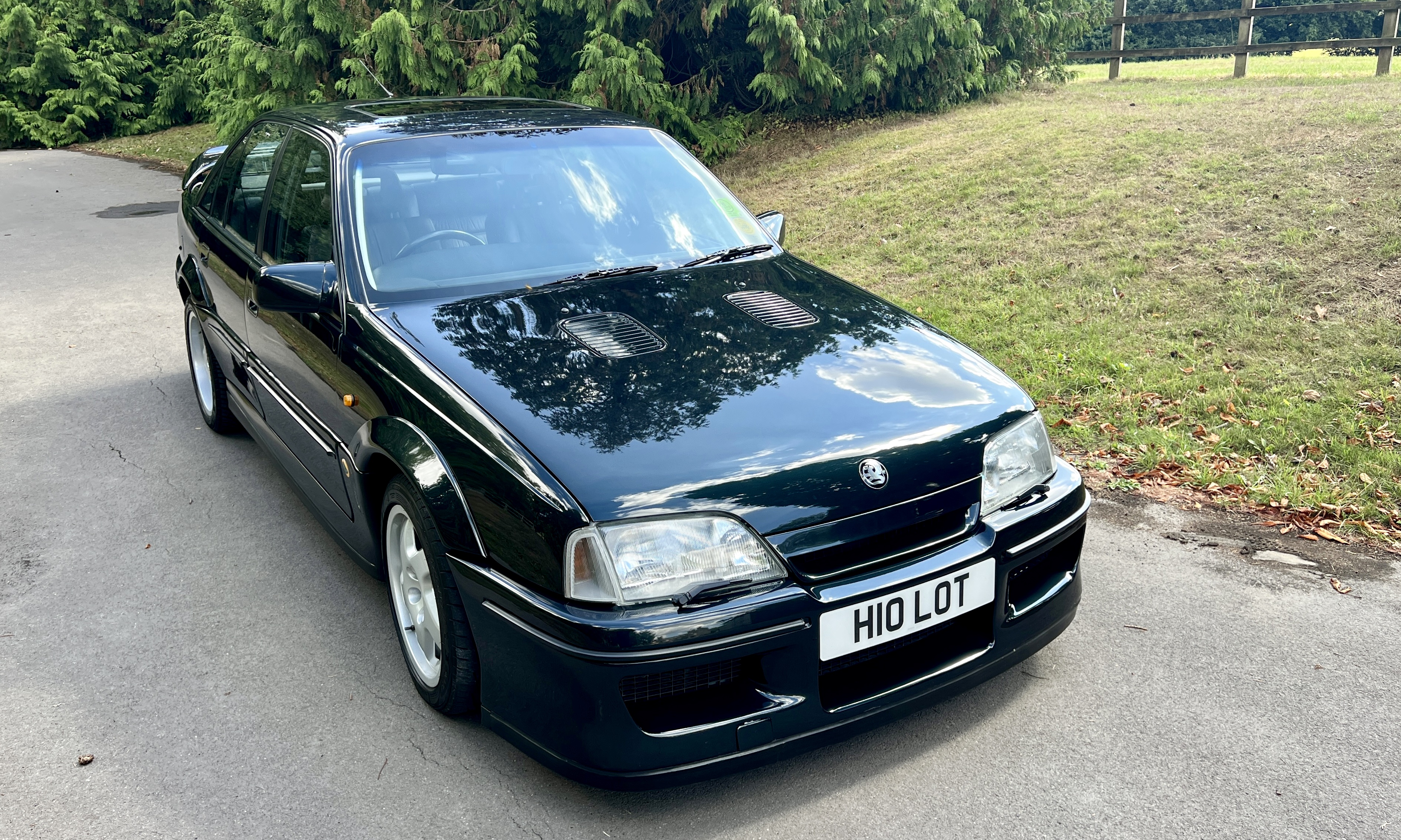 1991 Lotus Carlton