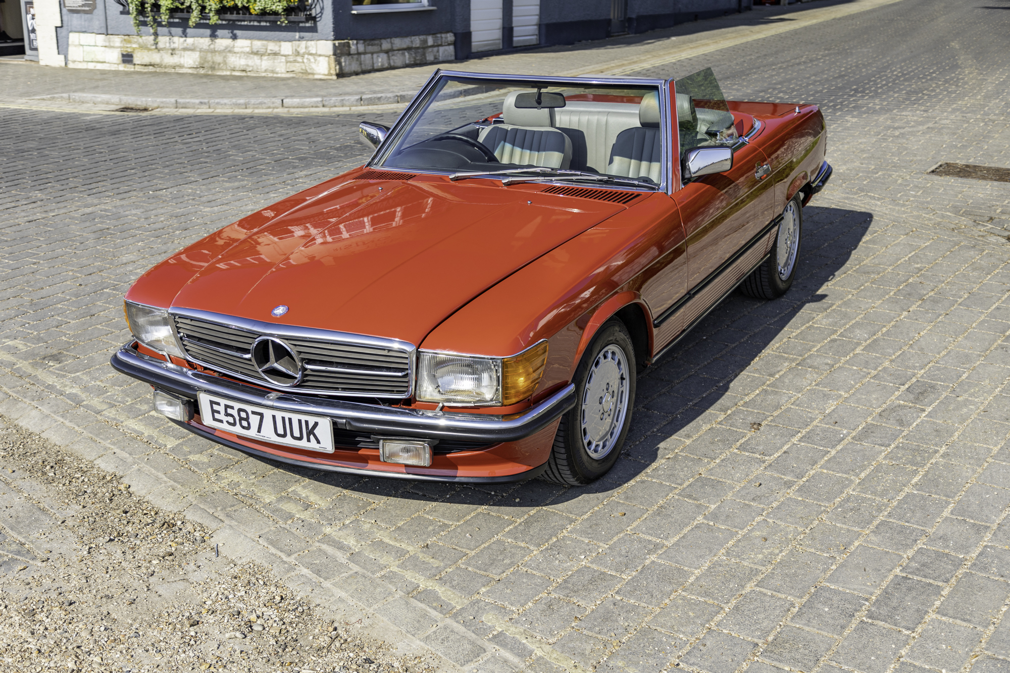 1985 MERCEDES-BENZ (R107) 300 SL for sale by auction in Southampton ...