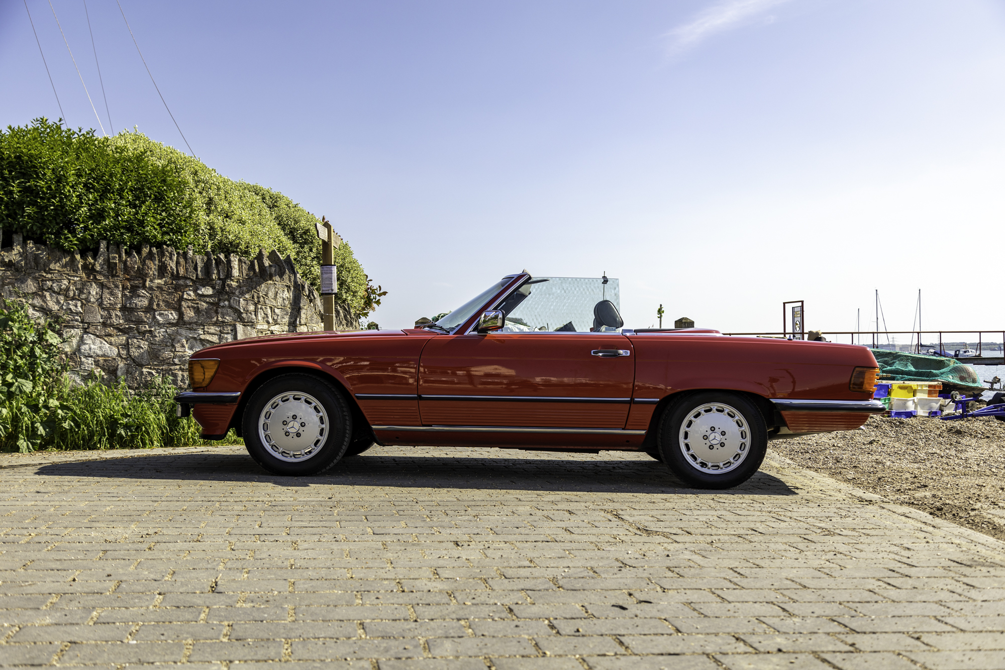 1985 MERCEDES-BENZ (R107) 300 SL for sale by auction in Southampton ...