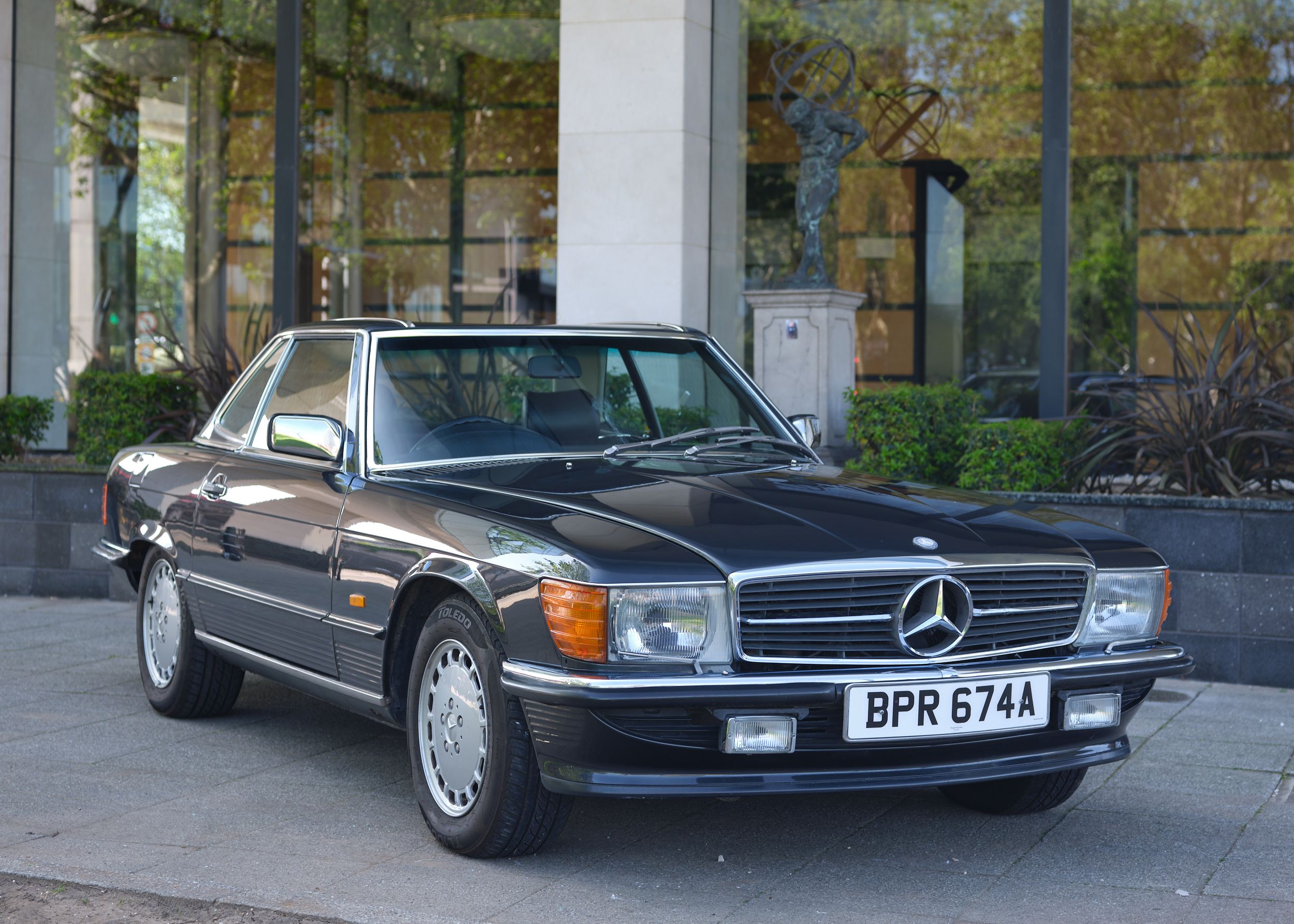 1987 MERCEDES-BENZ (R107) 500 SL for sale by auction in London, United ...