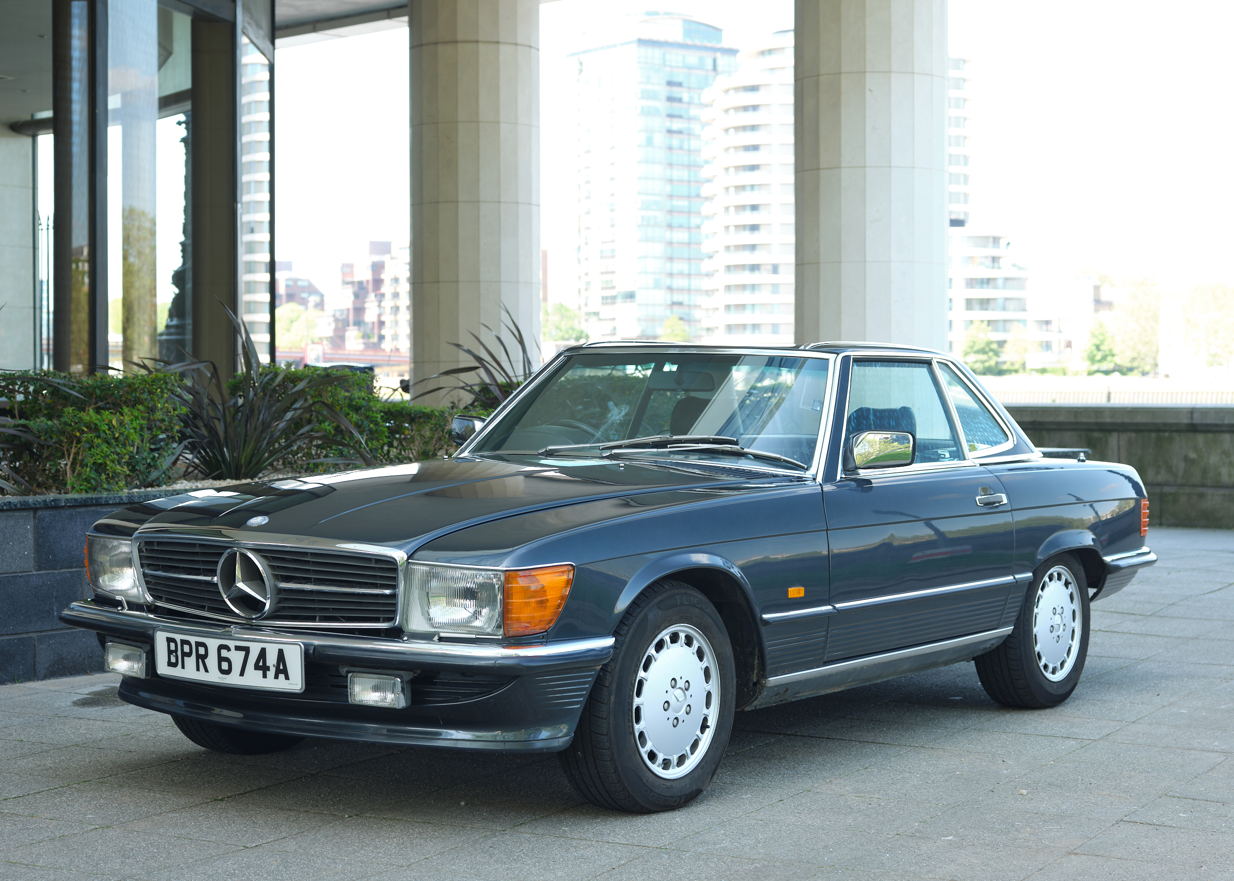 1987 MERCEDES-BENZ (R107) 500 SL for sale by auction in London, United ...