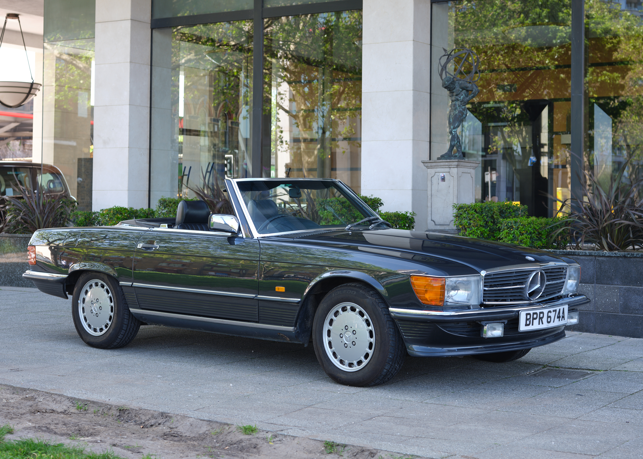 1987 MERCEDES-BENZ (R107) 500 SL for sale by auction in London, United ...