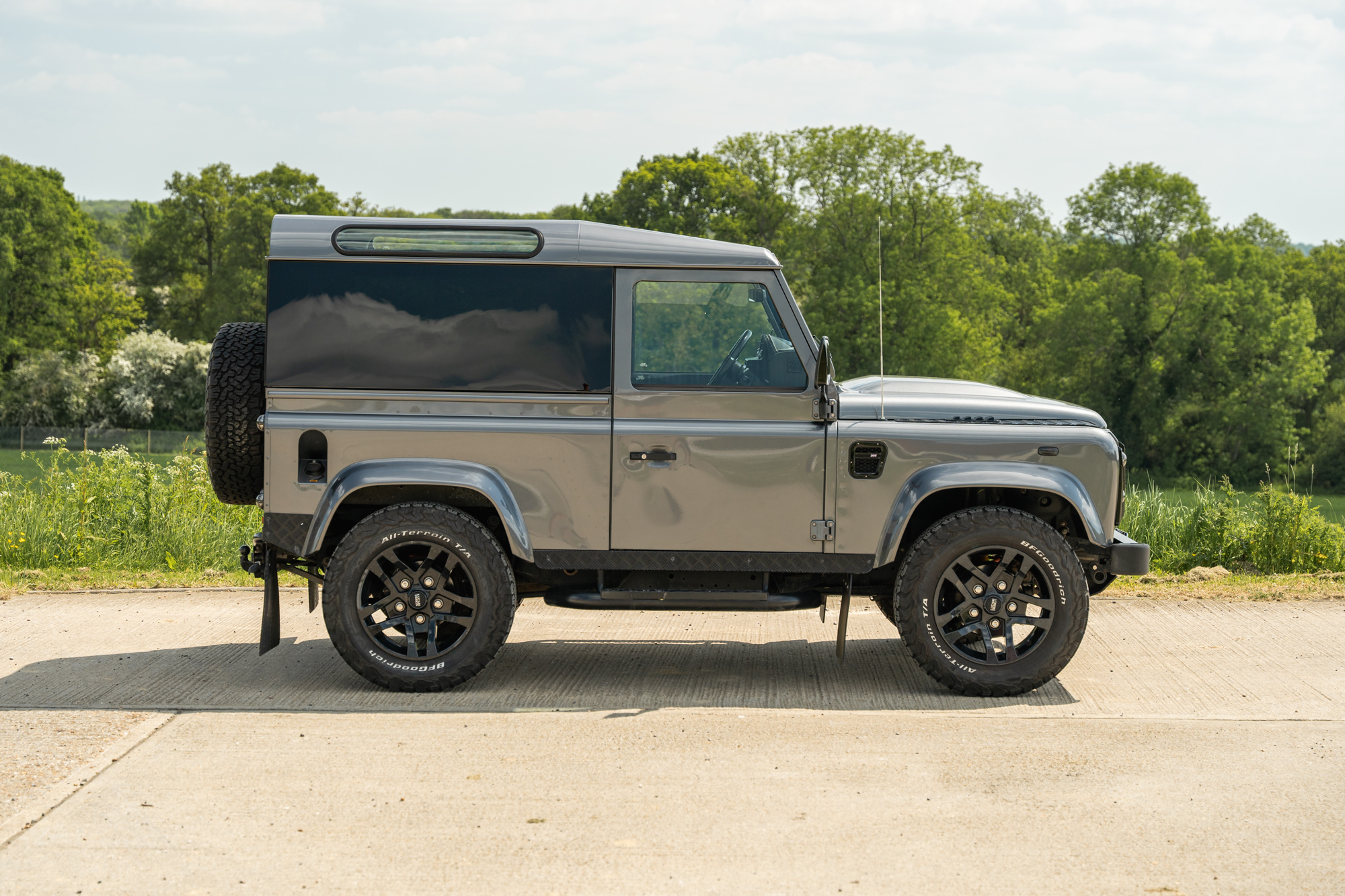 2014 LAND ROVER DEFENDER 90 'LUCARI' - 13,061 MILES - VAT Q for sale in ...