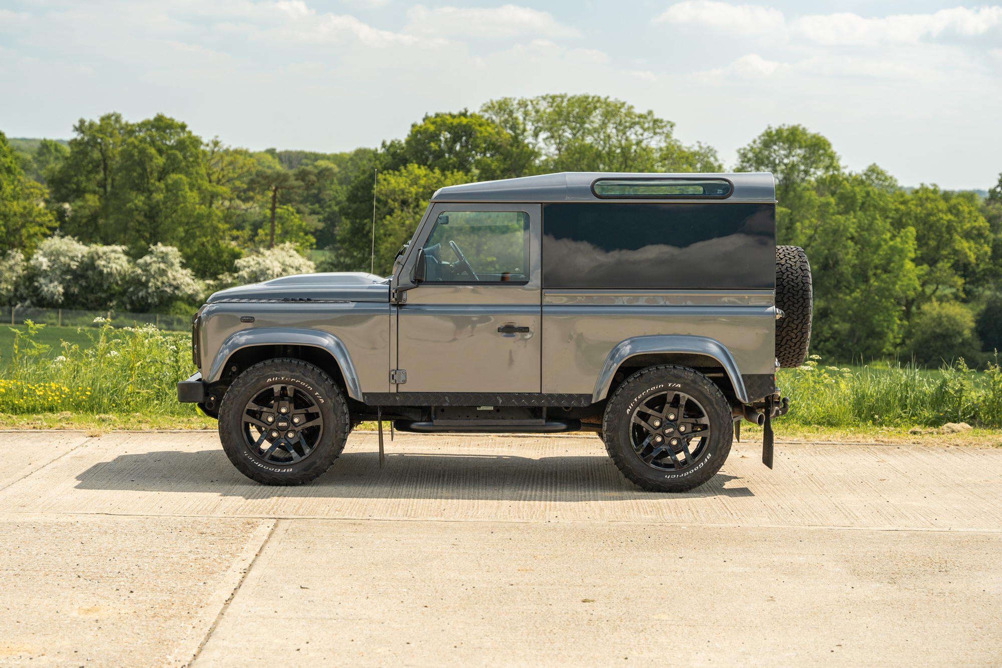 2014 LAND ROVER DEFENDER 90 'LUCARI' - 13,061 MILES - VAT Q for sale in ...