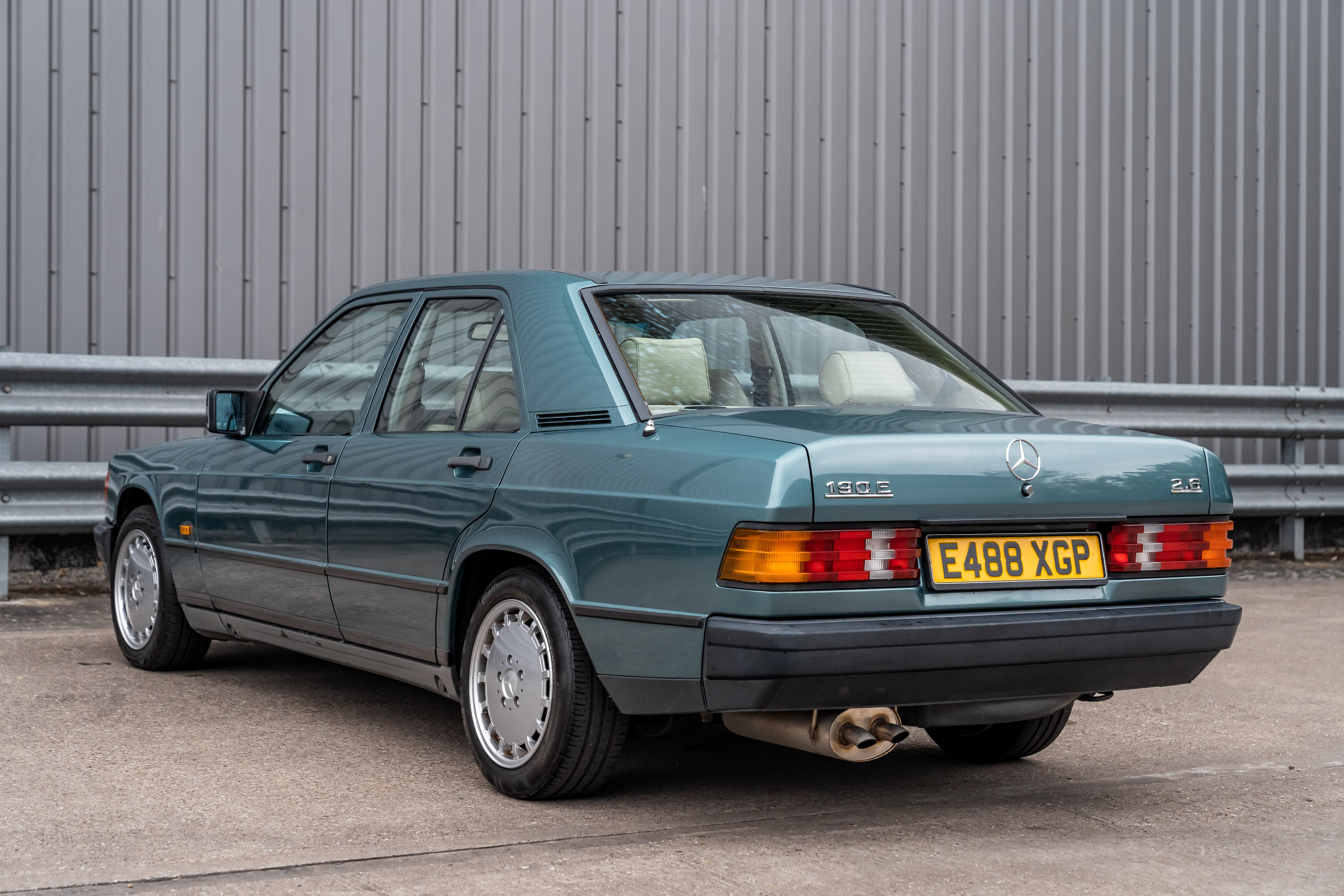 1988 MERCEDES-BENZ (W201) 190E 2.6