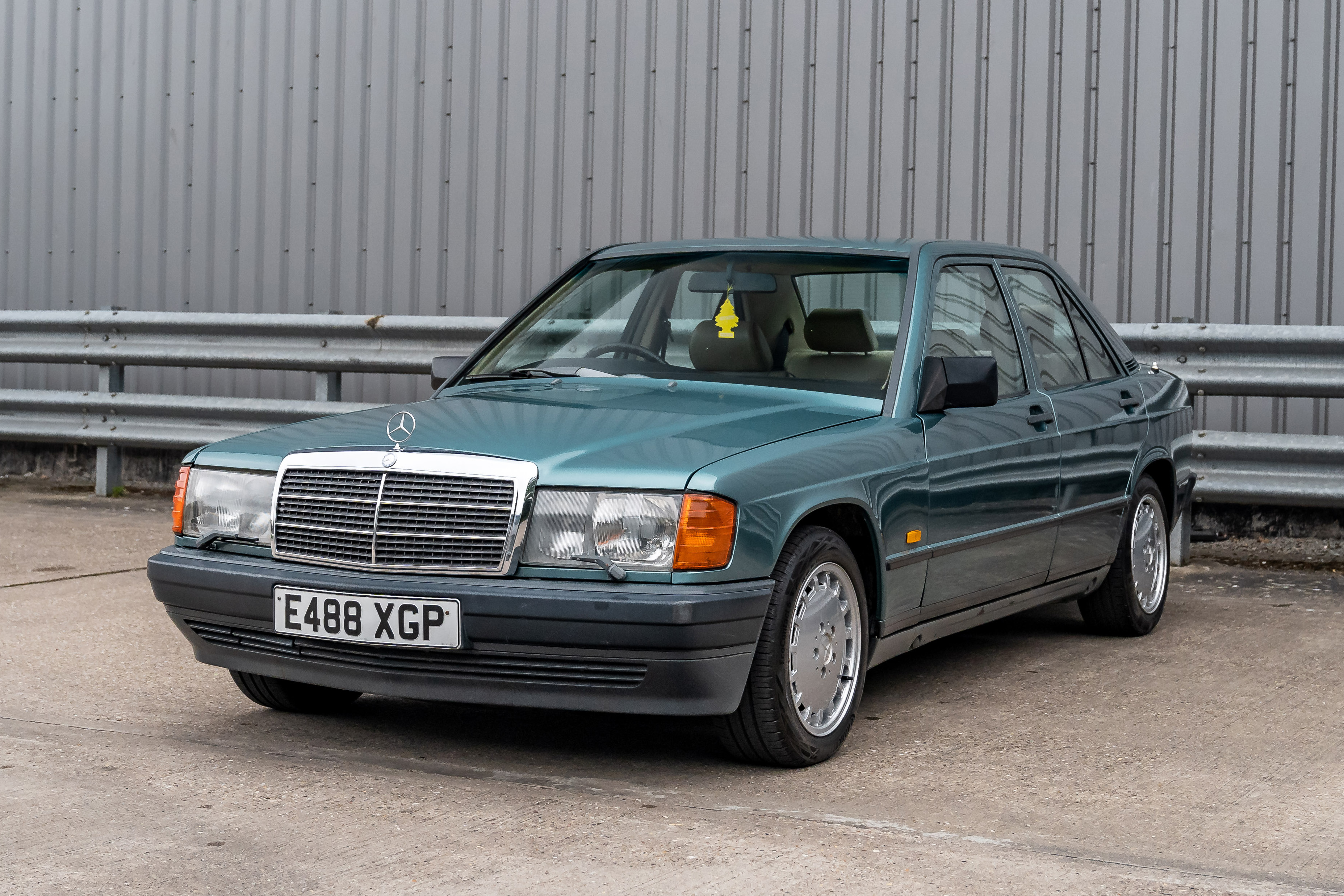 1988 MERCEDES-BENZ (W201) 190E 2.6