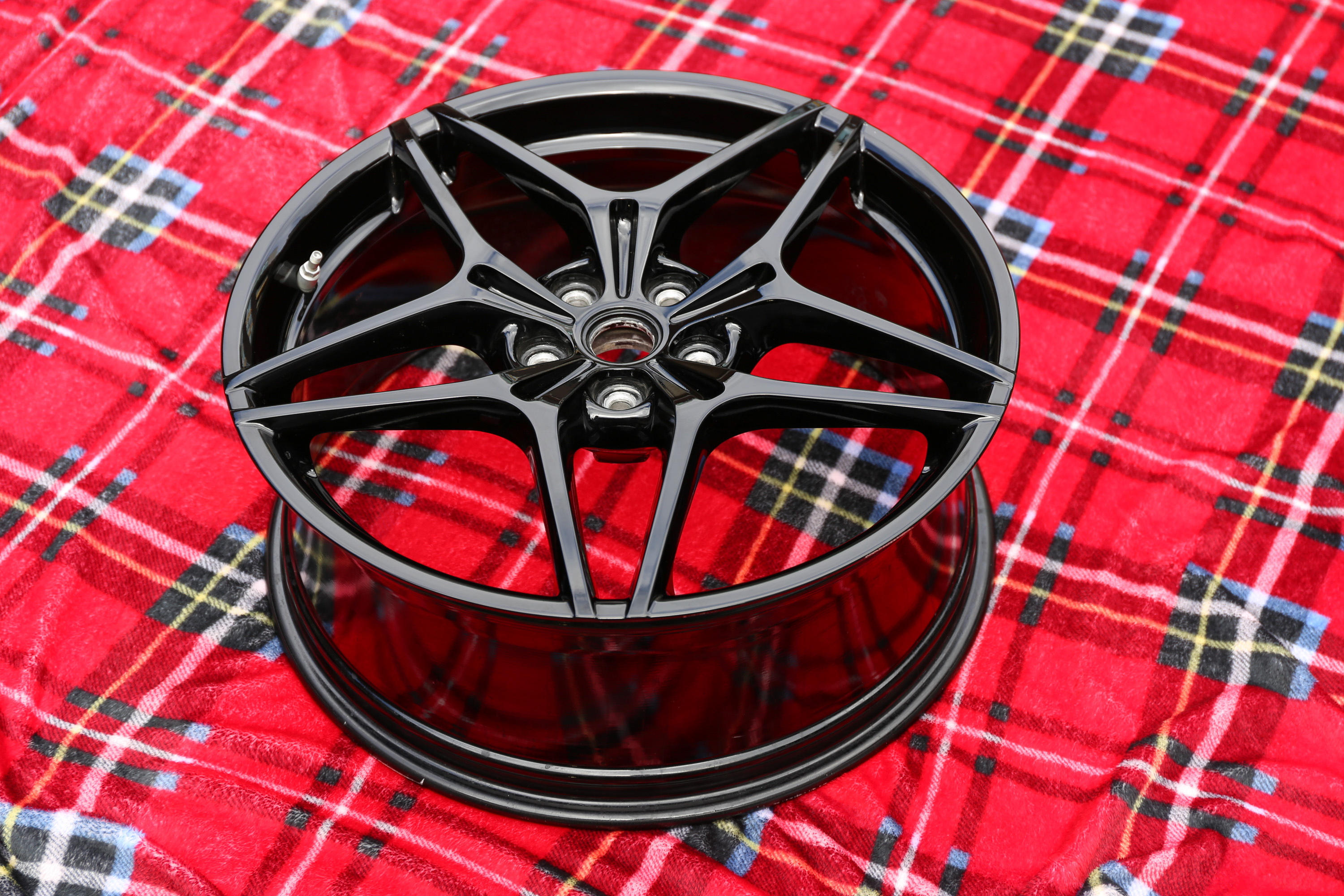 SET OF FERRARI CALIFORNIA T WHEELS