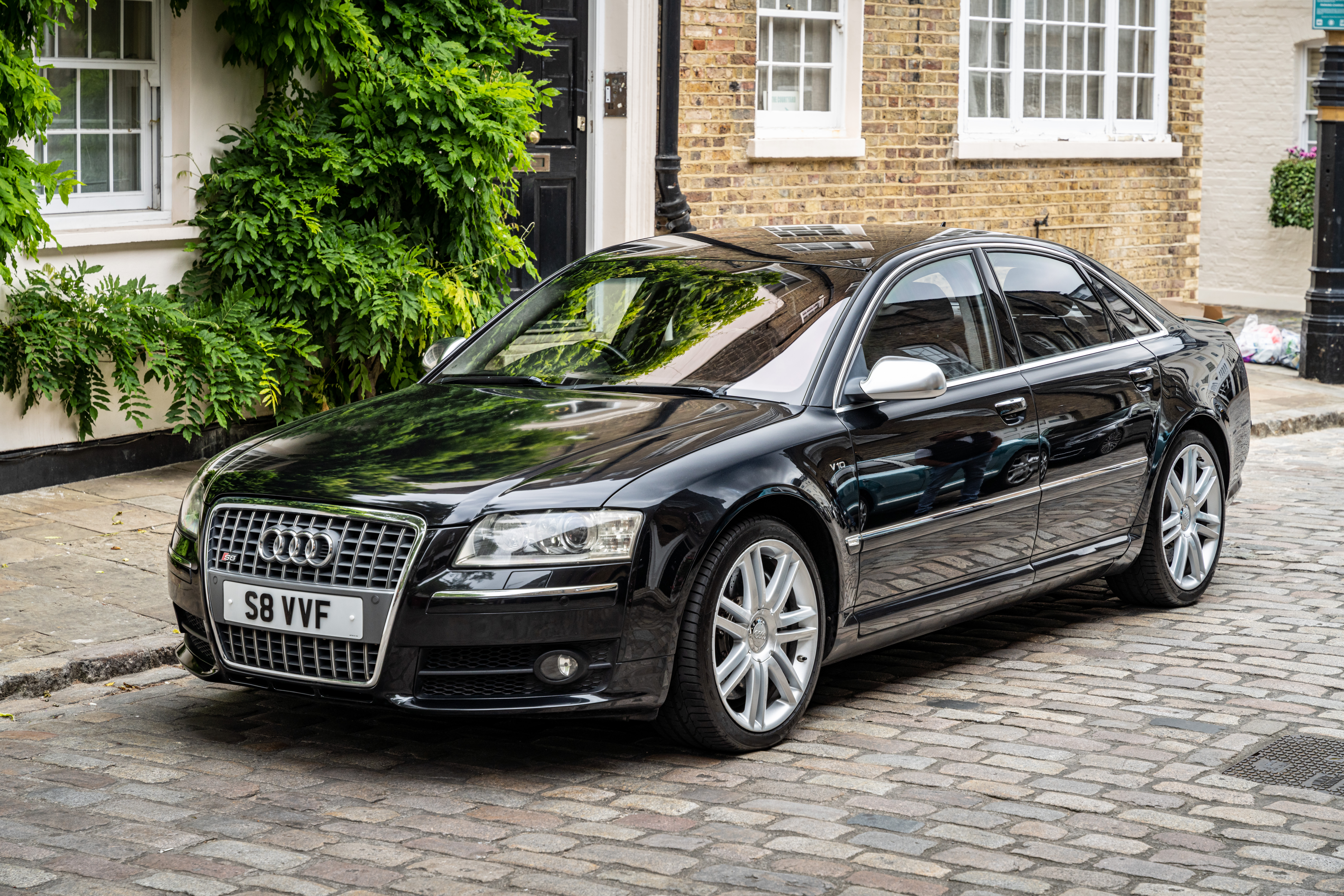 2007 AUDI S8