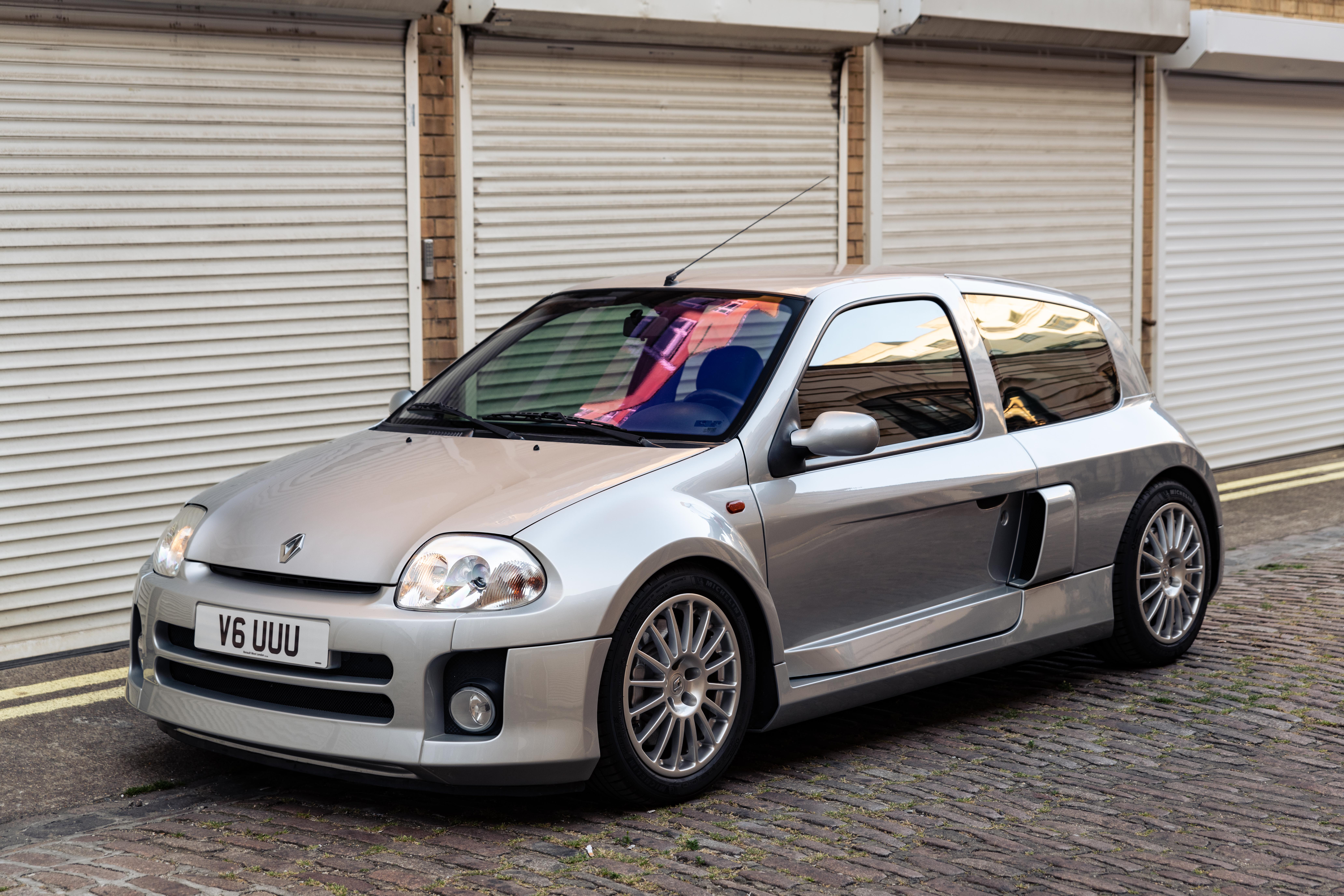 2001 RENAULT CLIO V6 PHASE 1 - LHD - 6,060 KM for sale by auction in ...