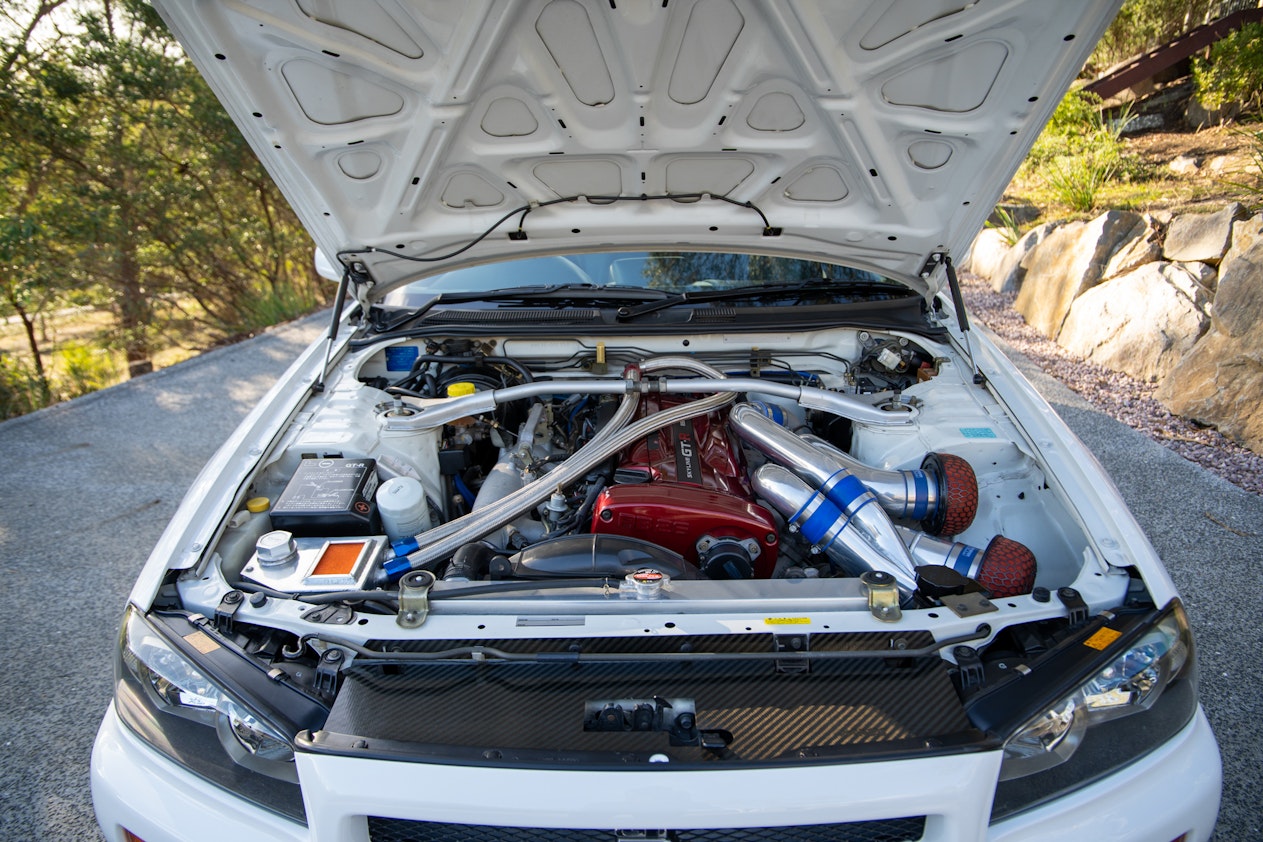 Nissan Skyline R34 Engine Bay