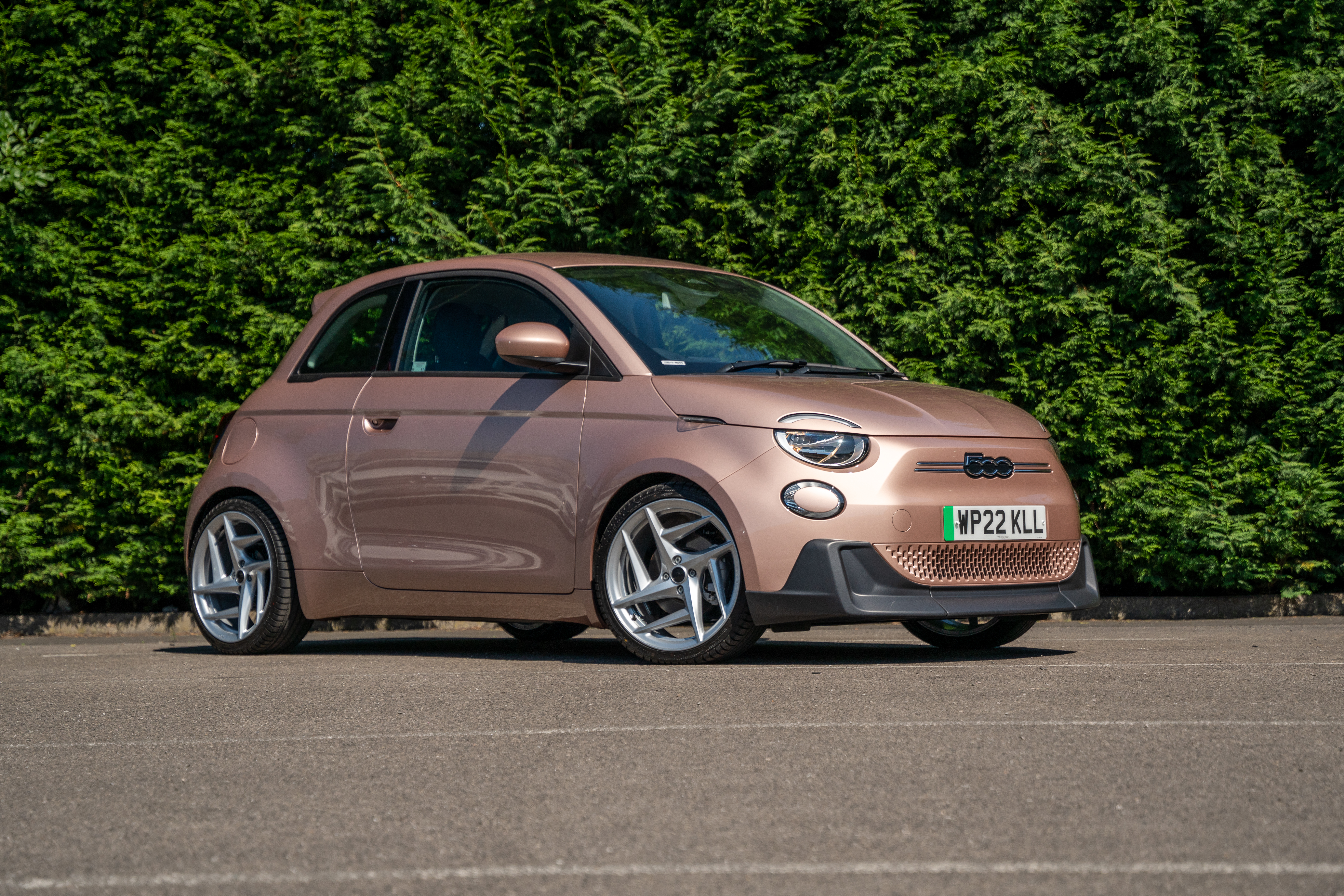 2022 FIAT 500E 'DESIGNIO' BY KAHN - 45 MILES - VAT Q for sale by auction in West Yorkshire ...