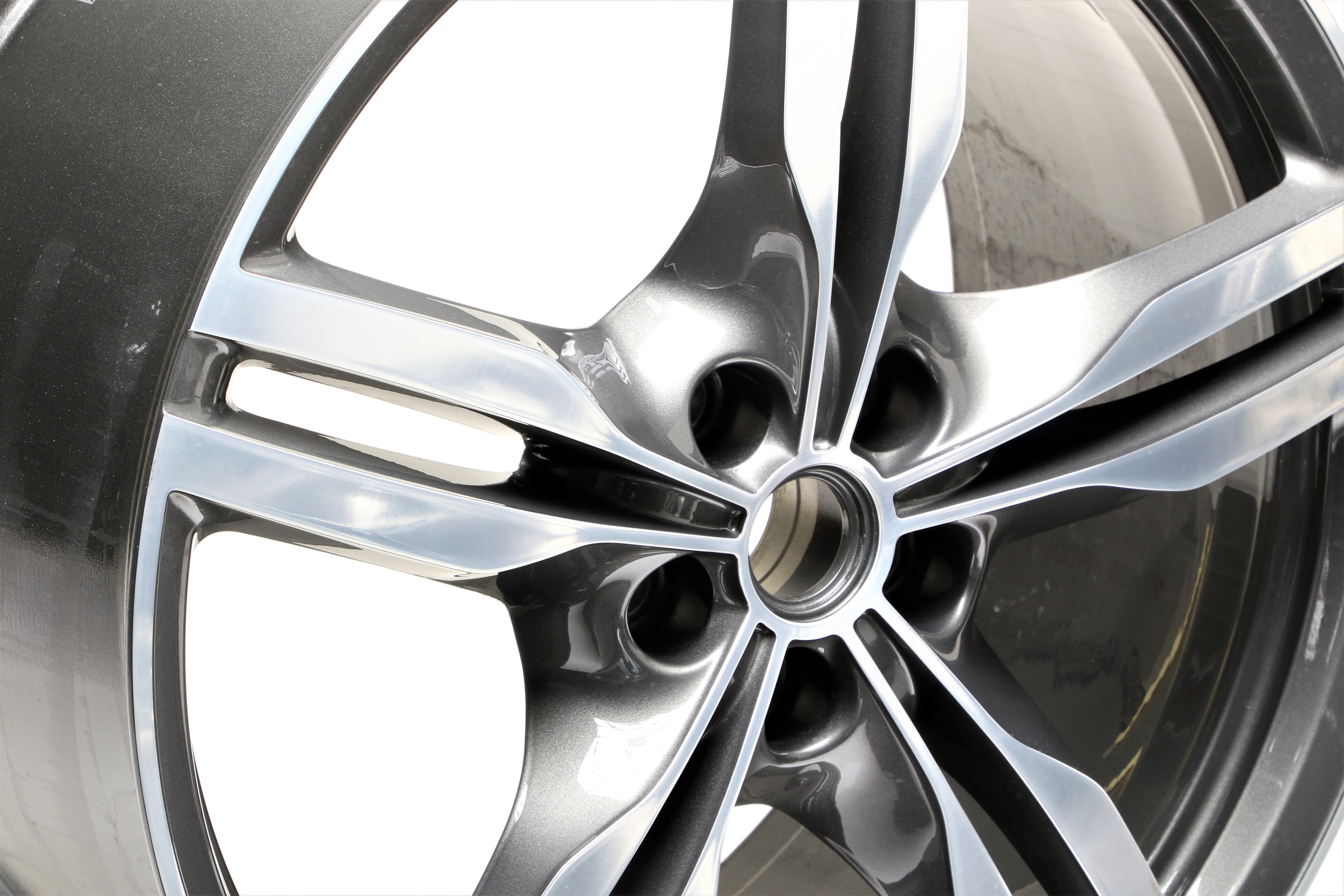 SET OF FERRARI PORTOFINO FORGED WHEELS for sale by auction in Lyngby ...