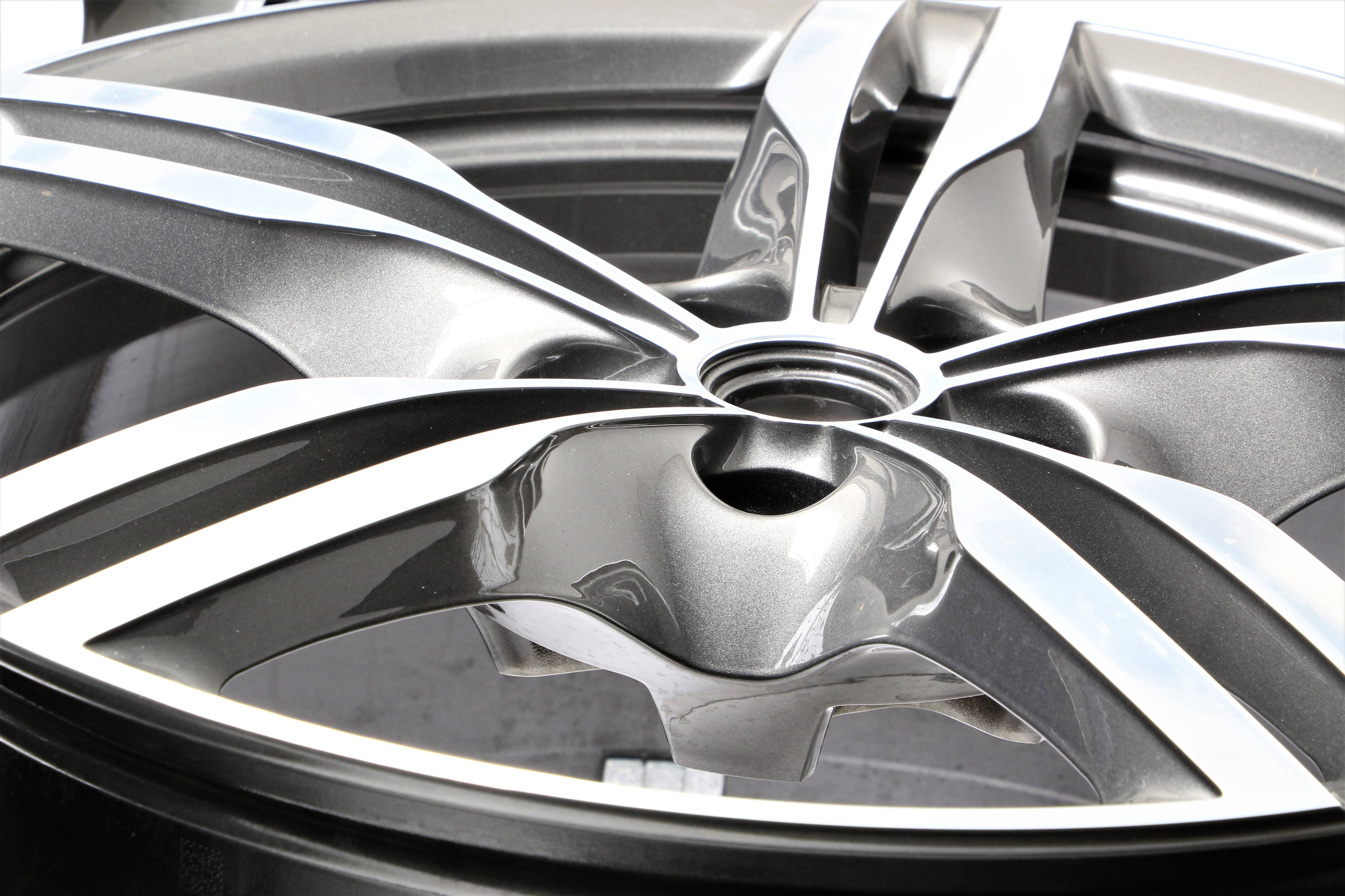 SET OF FERRARI PORTOFINO FORGED WHEELS for sale by auction in Lyngby ...