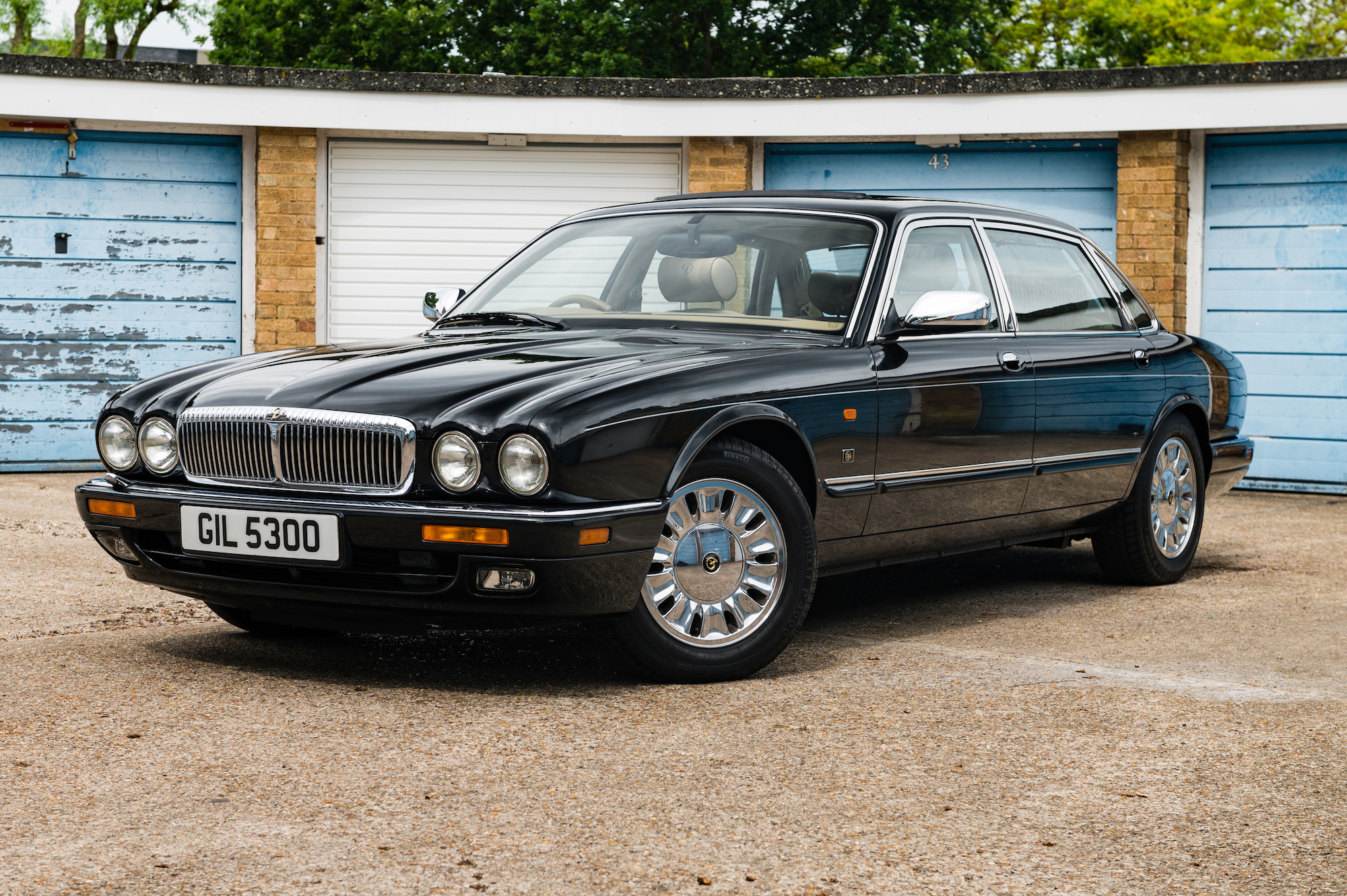 1996 DAIMLER CENTURY - 30,297 MILES for sale by auction in Stevenage ...