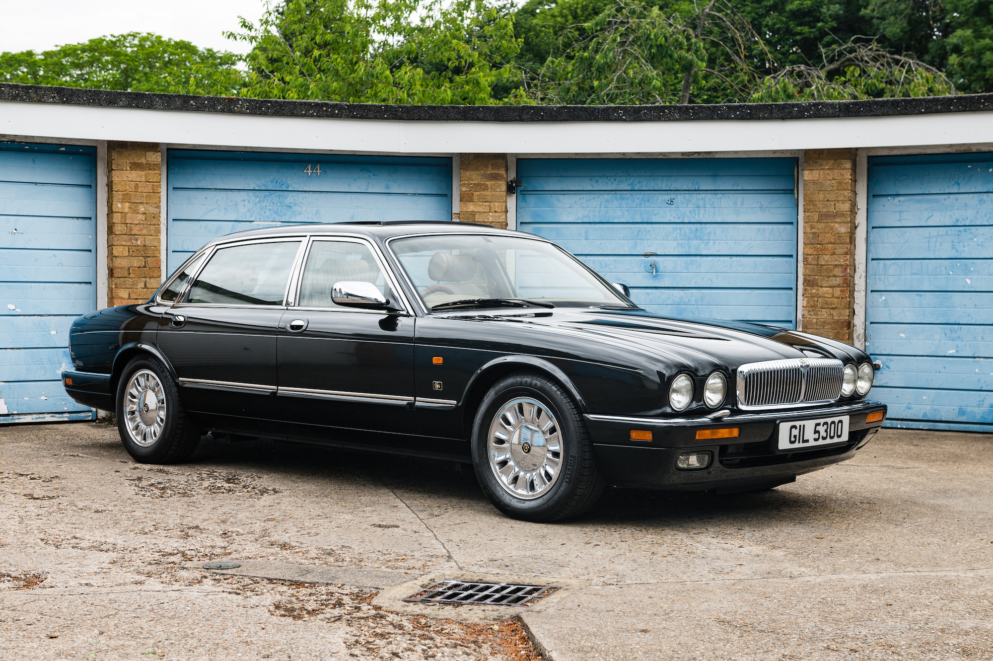 1996 DAIMLER CENTURY - 30,297 MILES for sale by auction in Stevenage ...