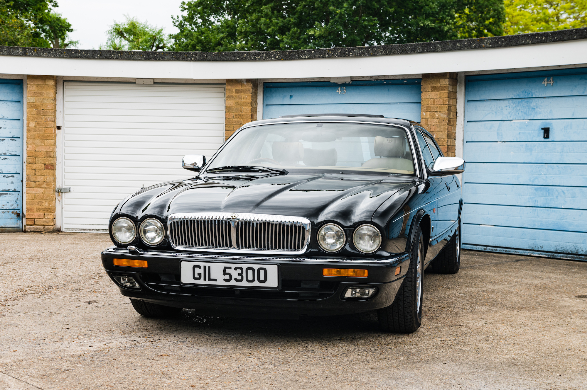 1996 DAIMLER CENTURY - 30,297 MILES for sale by auction in Stevenage ...