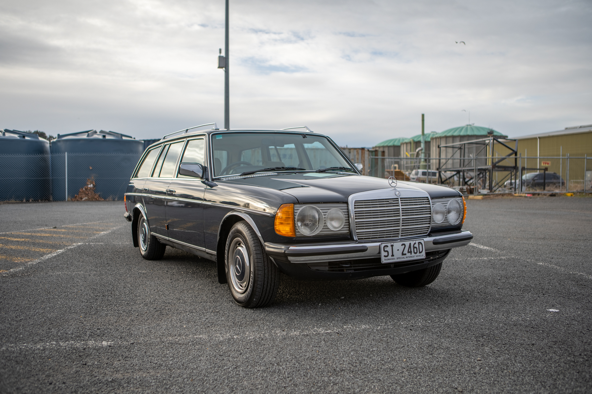 1982 Mercedes-Benz (W123) 200 T for sale by auction in Margate, TAS ...