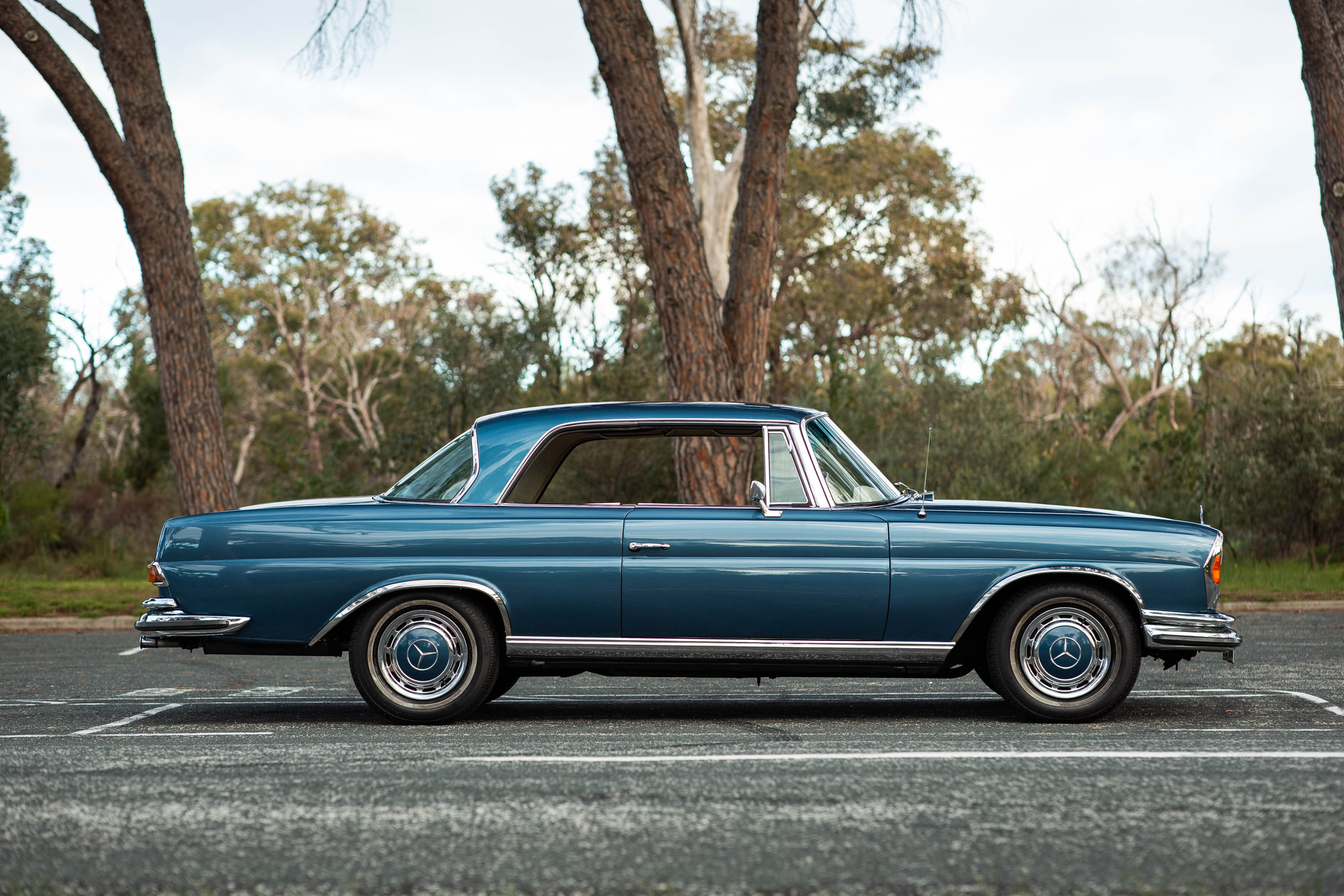 1970 MERCEDES-BENZ (W111) 280 SE 3.5 COUPE for sale by auction in ...