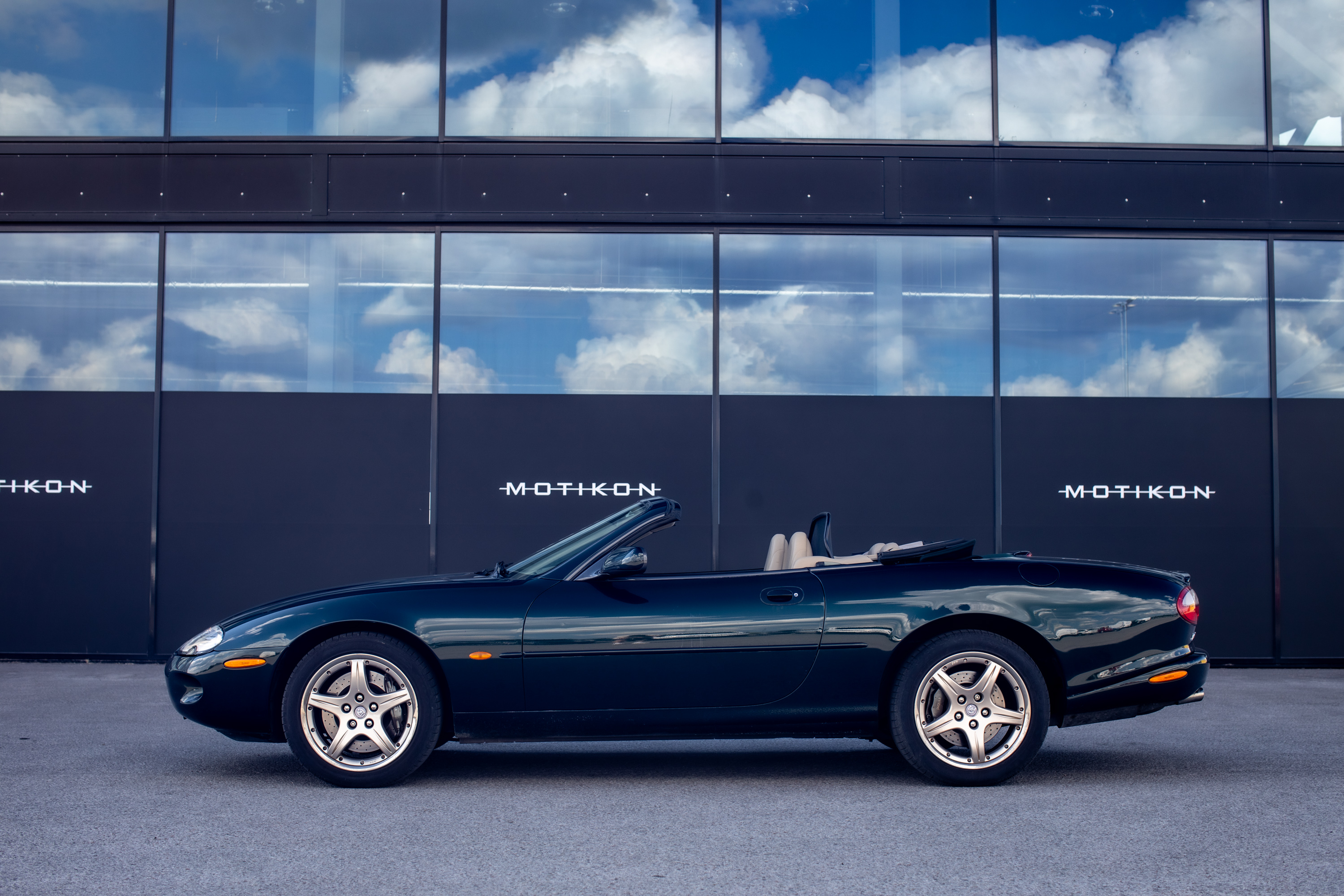 2000 JAGUAR XKR 4.0 CABRIOLET - 59,328 KM for sale by auction in ...