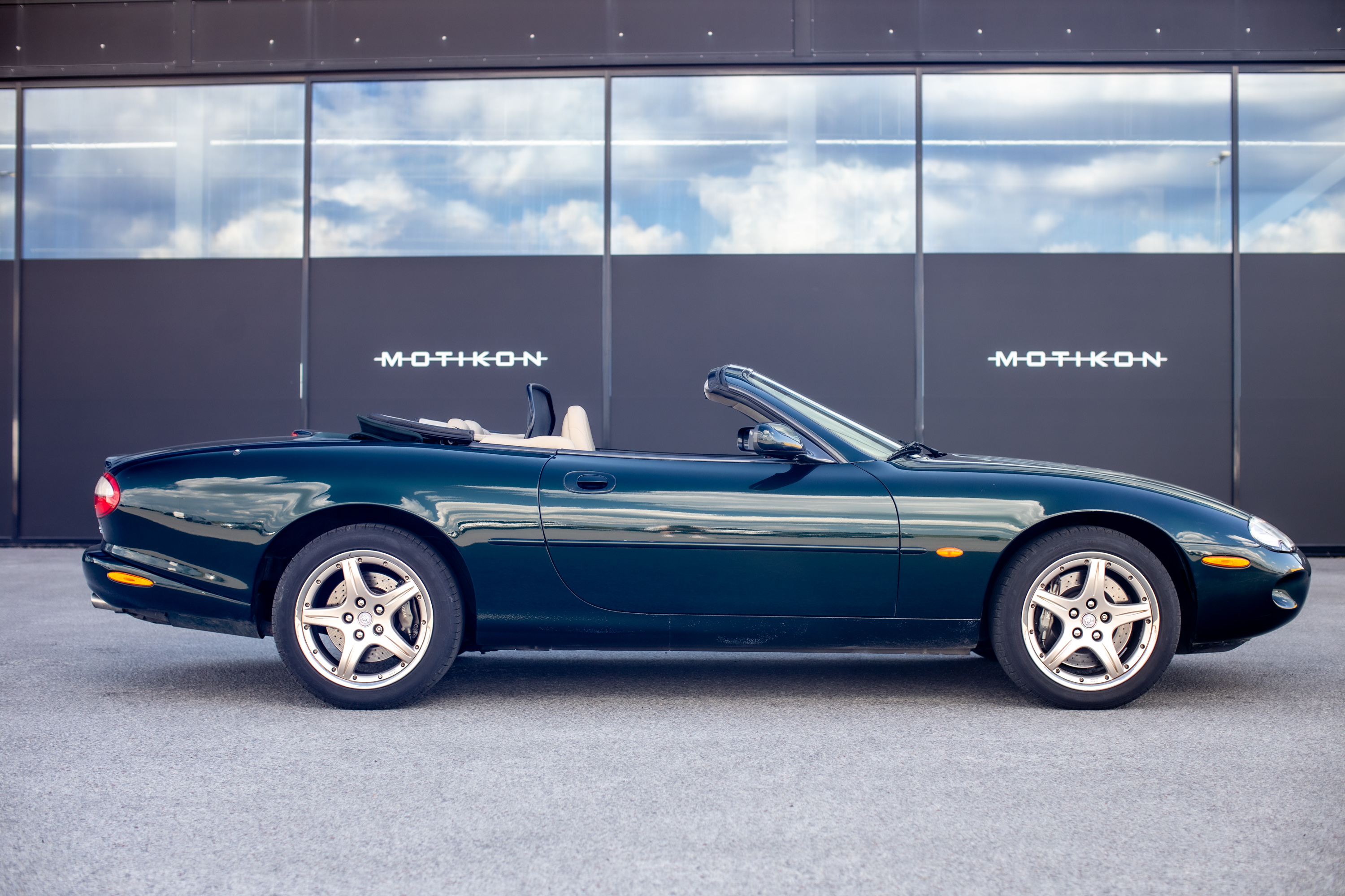 2000 JAGUAR XKR 4.0 CABRIOLET - 59,328 KM for sale by auction in ...