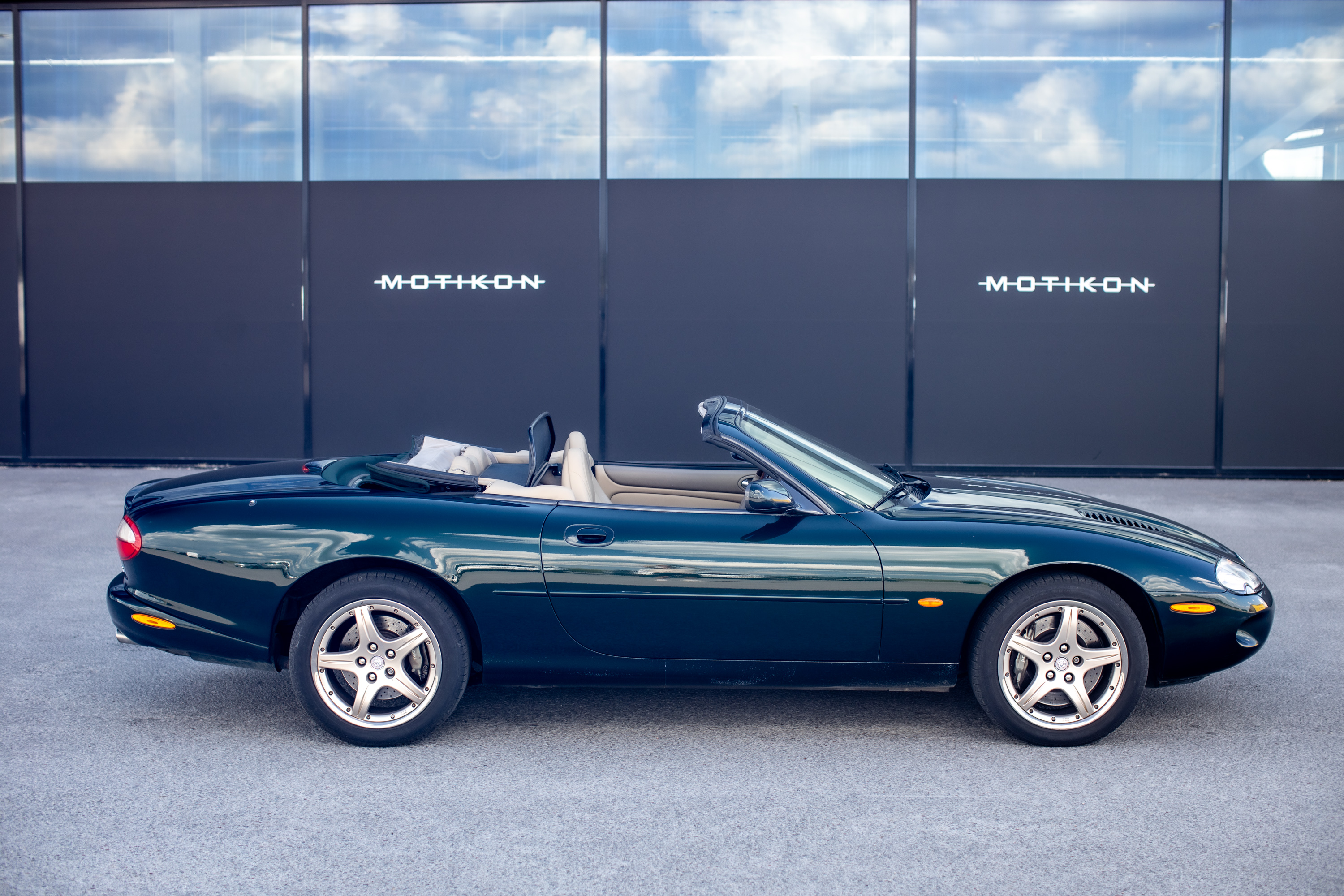 2000 JAGUAR XKR 4.0 CABRIOLET - 59,328 KM for sale by auction in ...