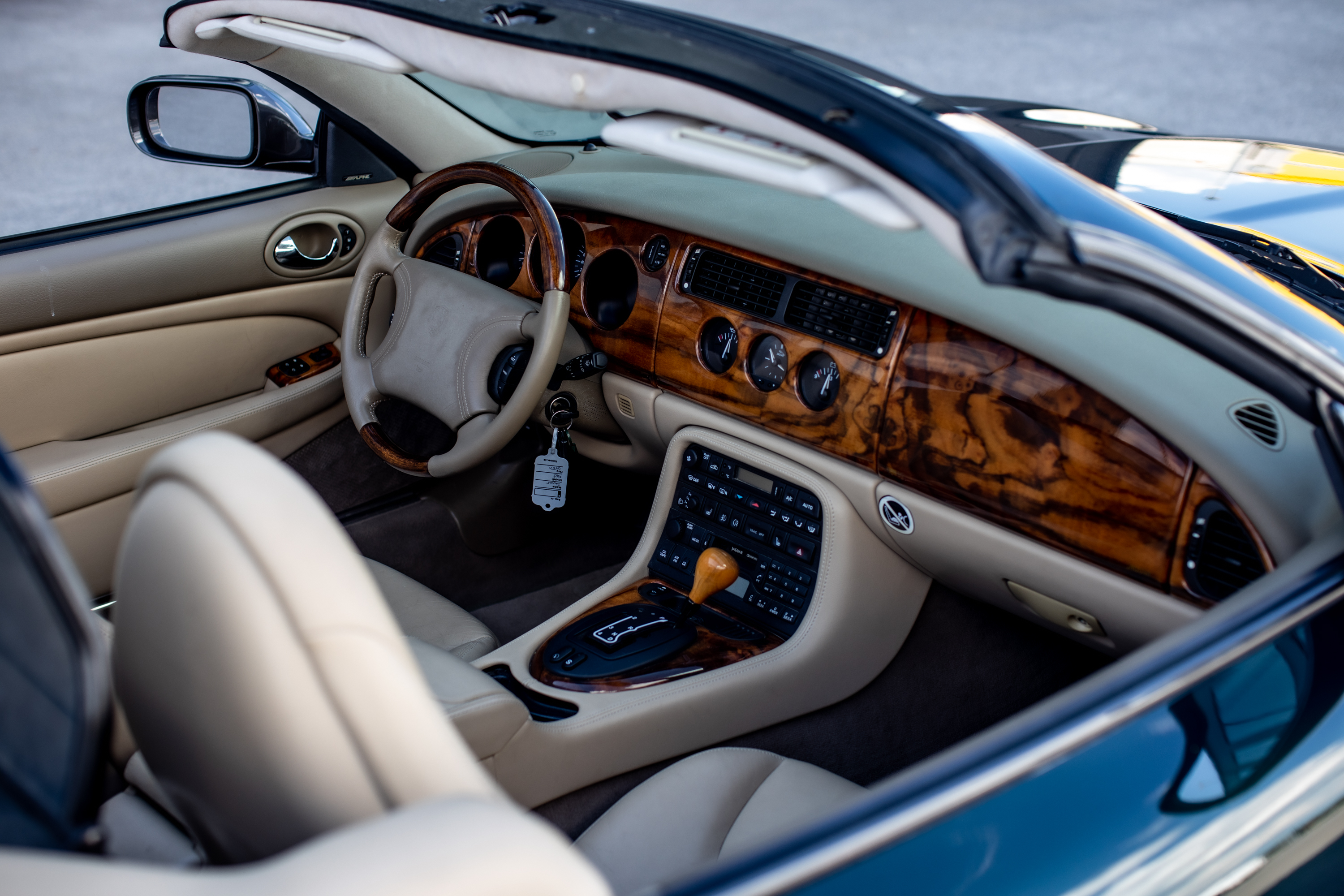 2000 JAGUAR XKR 4.0 CABRIOLET - 59,328 KM for sale by auction in ...