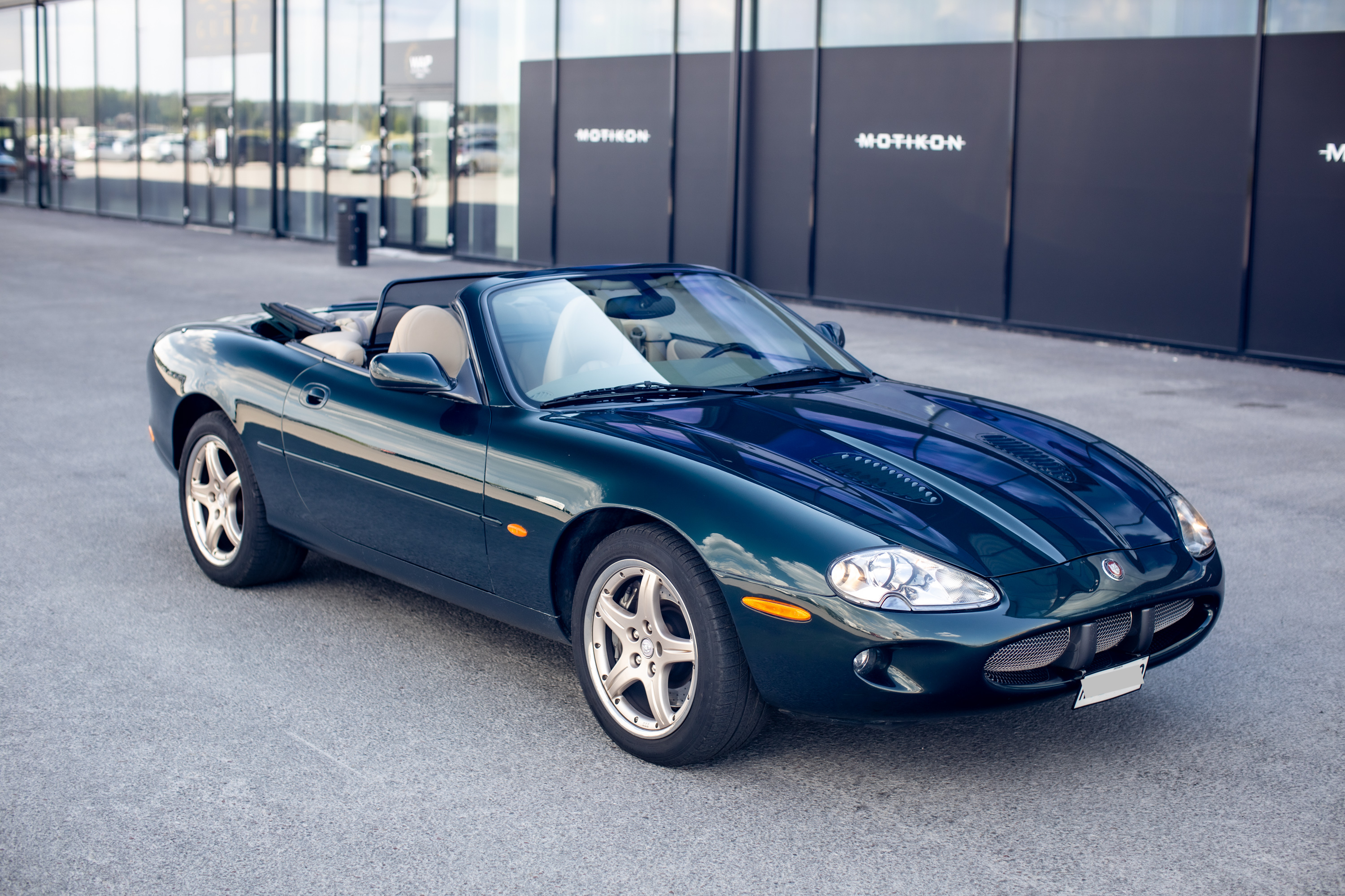 2000 JAGUAR XKR 4.0 CABRIOLET - 59,328 KM for sale by auction in ...