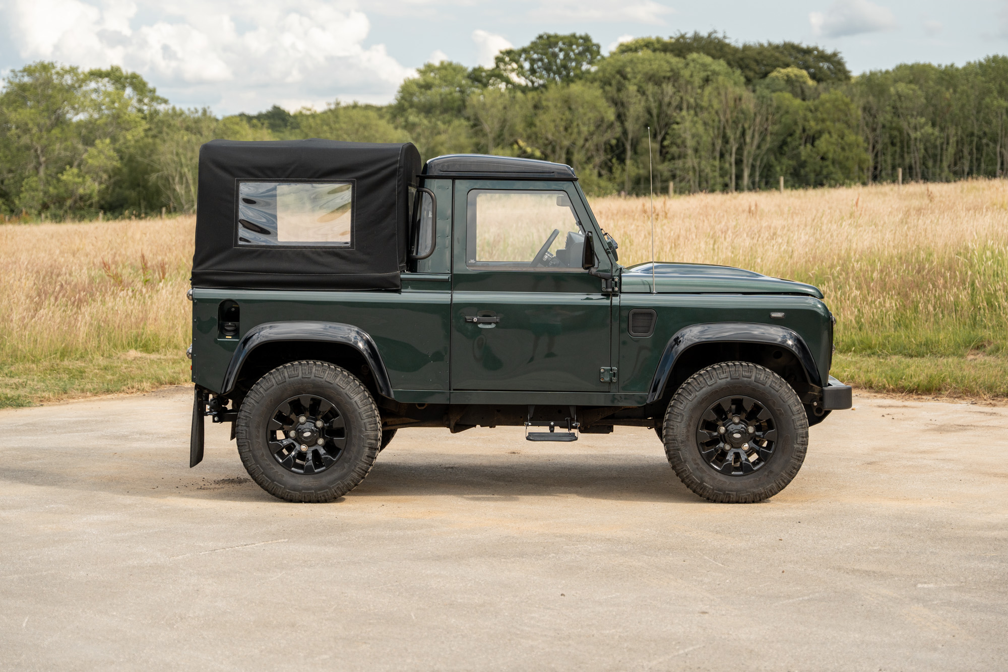 2010 LAND ROVER DEFENDER 90 TRUCK CAB PICK-UP for sale in Surrey ...