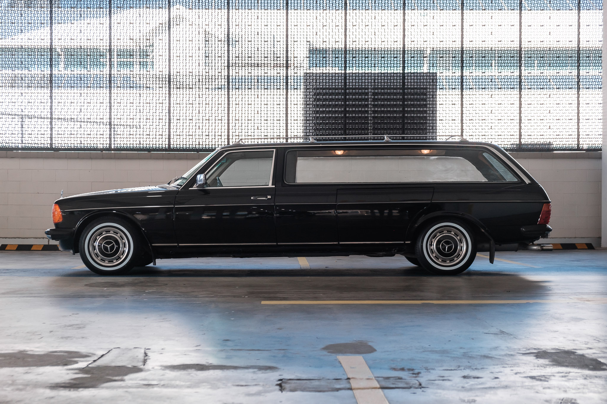 1983 MERCEDES-BENZ (W123) 280 TE - HEARSE for sale by auction in ...