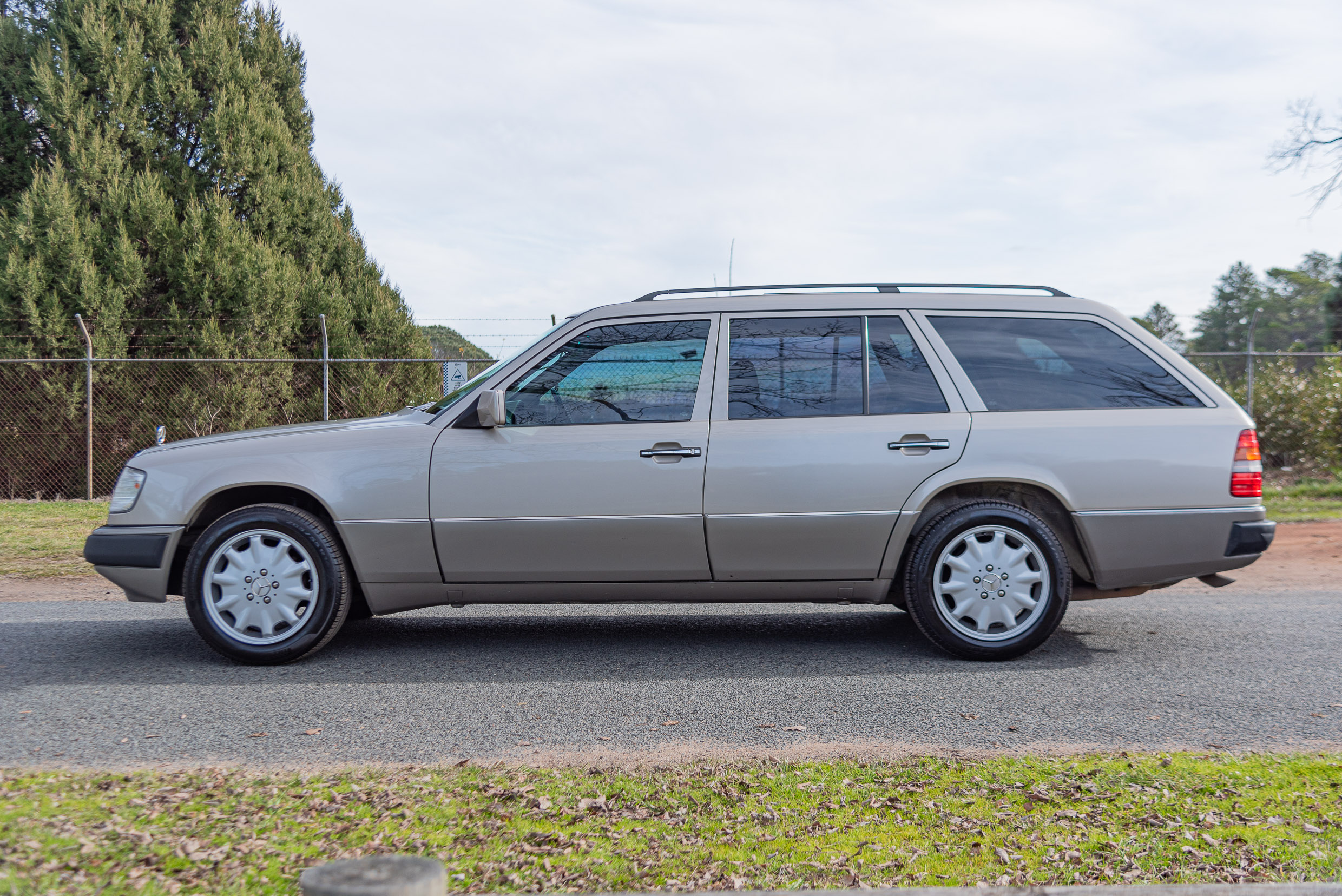 1990 MERCEDES-BENZ (W124) 300 TE for sale by auction in Braidwood, NSW ...
