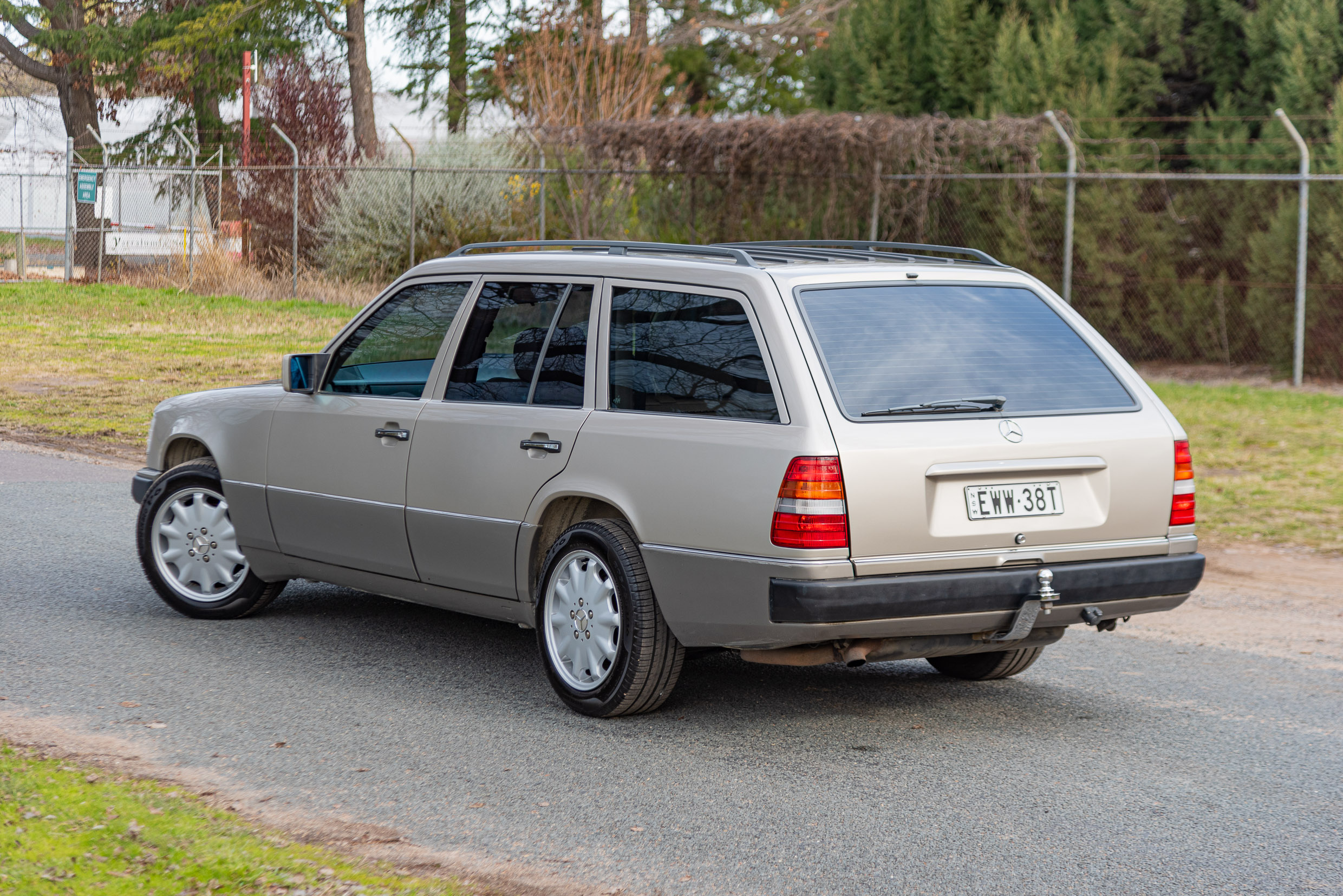 1990 MERCEDES-BENZ (W124) 300 TE for sale by auction in Braidwood, NSW ...