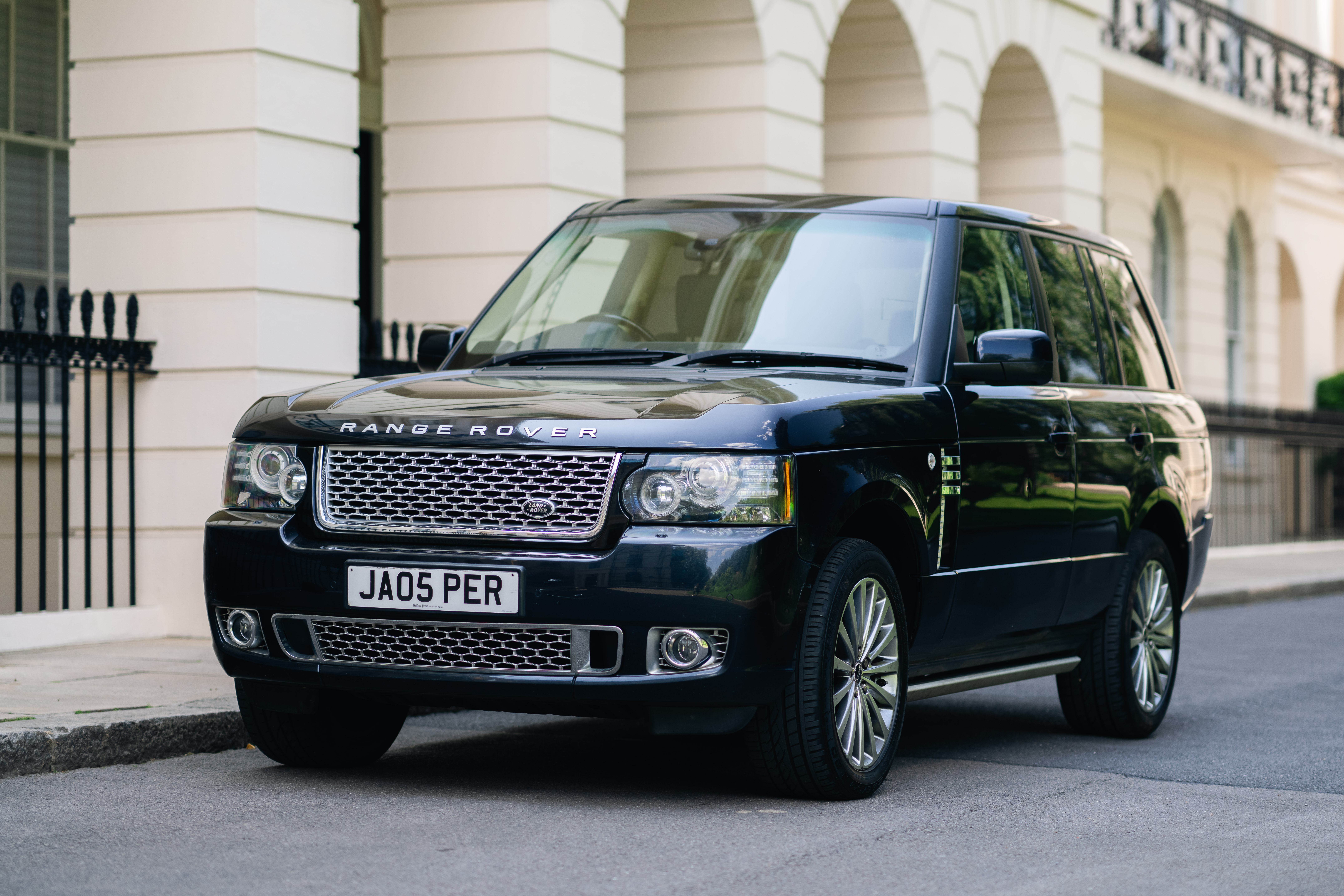 2011 RANGE ROVER 5.0 AUTOBIOGRAPHY (L322) for sale by auction in London ...