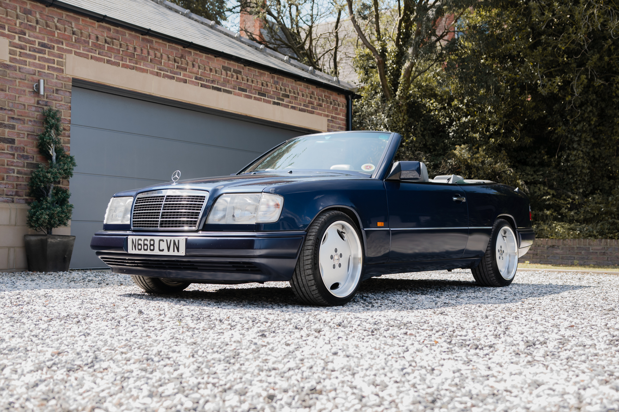 1995 MERCEDES-BENZ (W124) E220 CABRIOLET for sale by auction in ...
