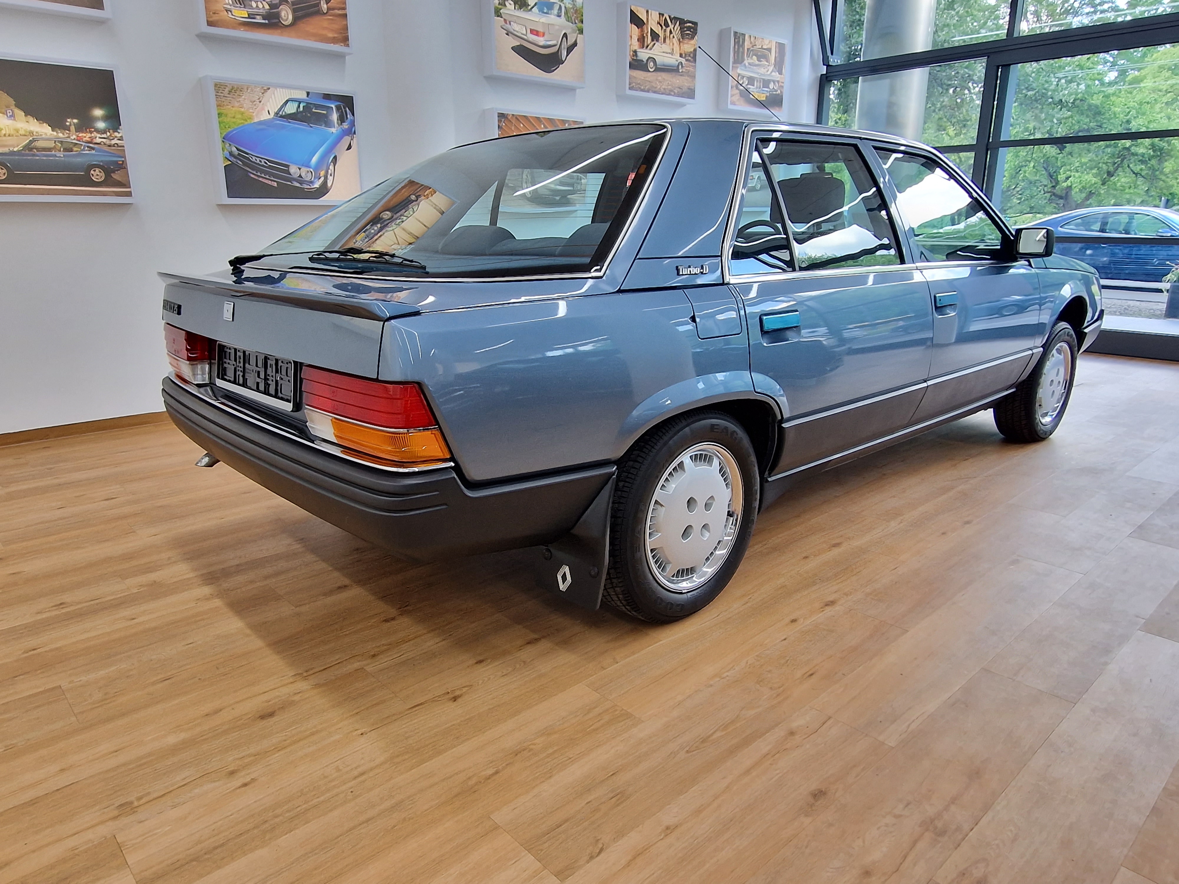 1986 RENAULT 25 2.1 TD – 6,129 KM for sale by auction in Warsaw, Poland
