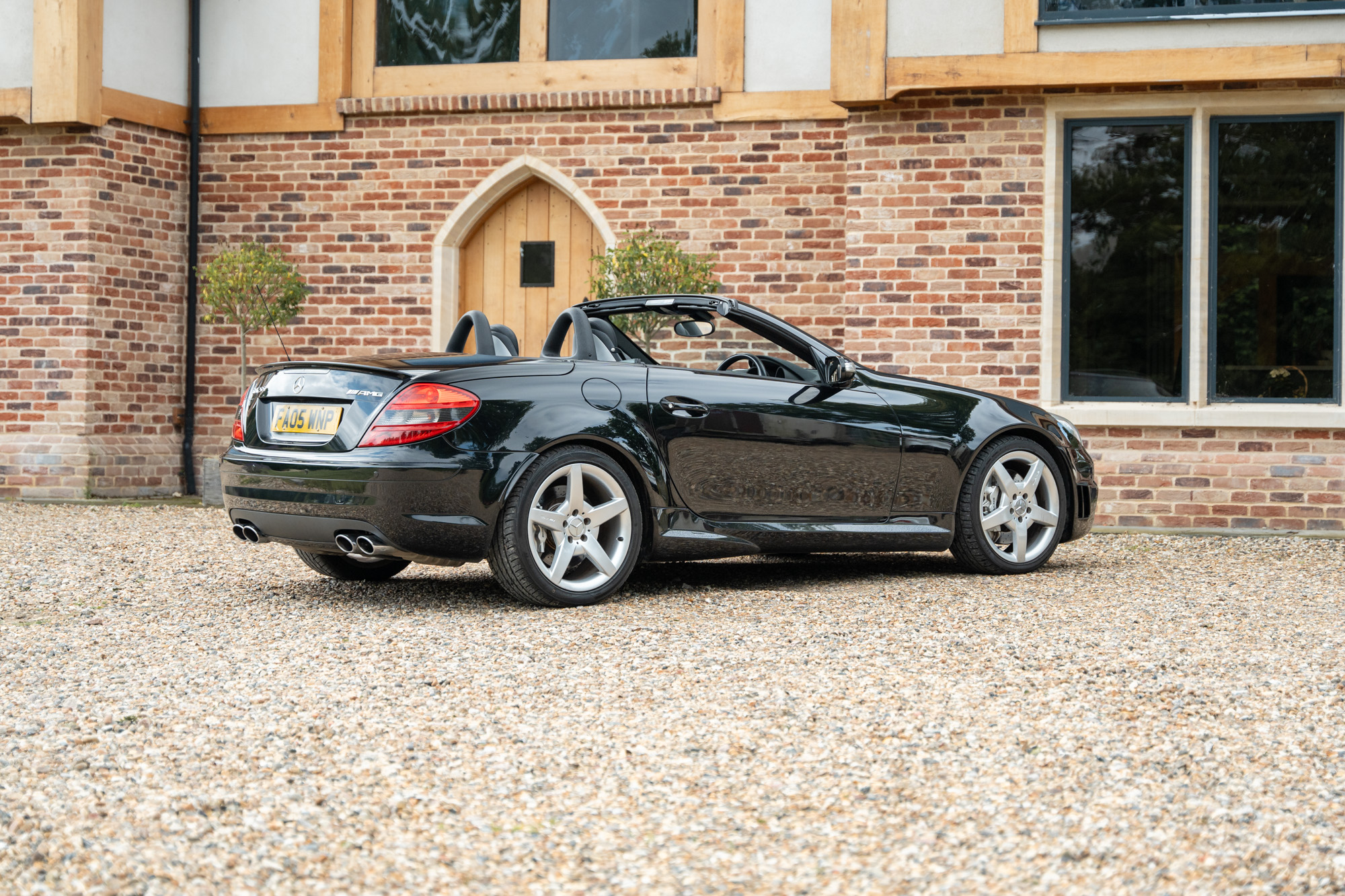 2005 MERCEDES-BENZ (R171) SLK55 AMG for sale by auction in Lingfield ...