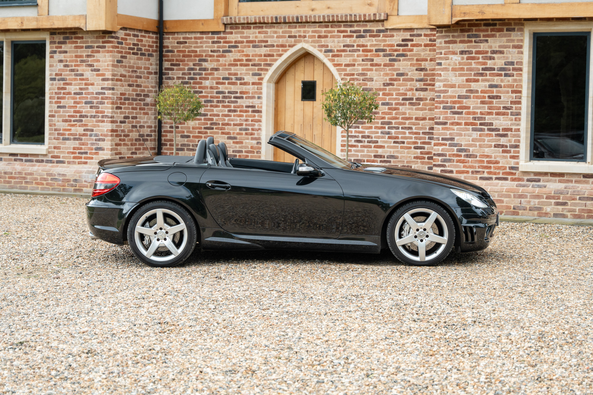 2005 MERCEDES-BENZ (R171) SLK55 AMG for sale by auction in Lingfield ...