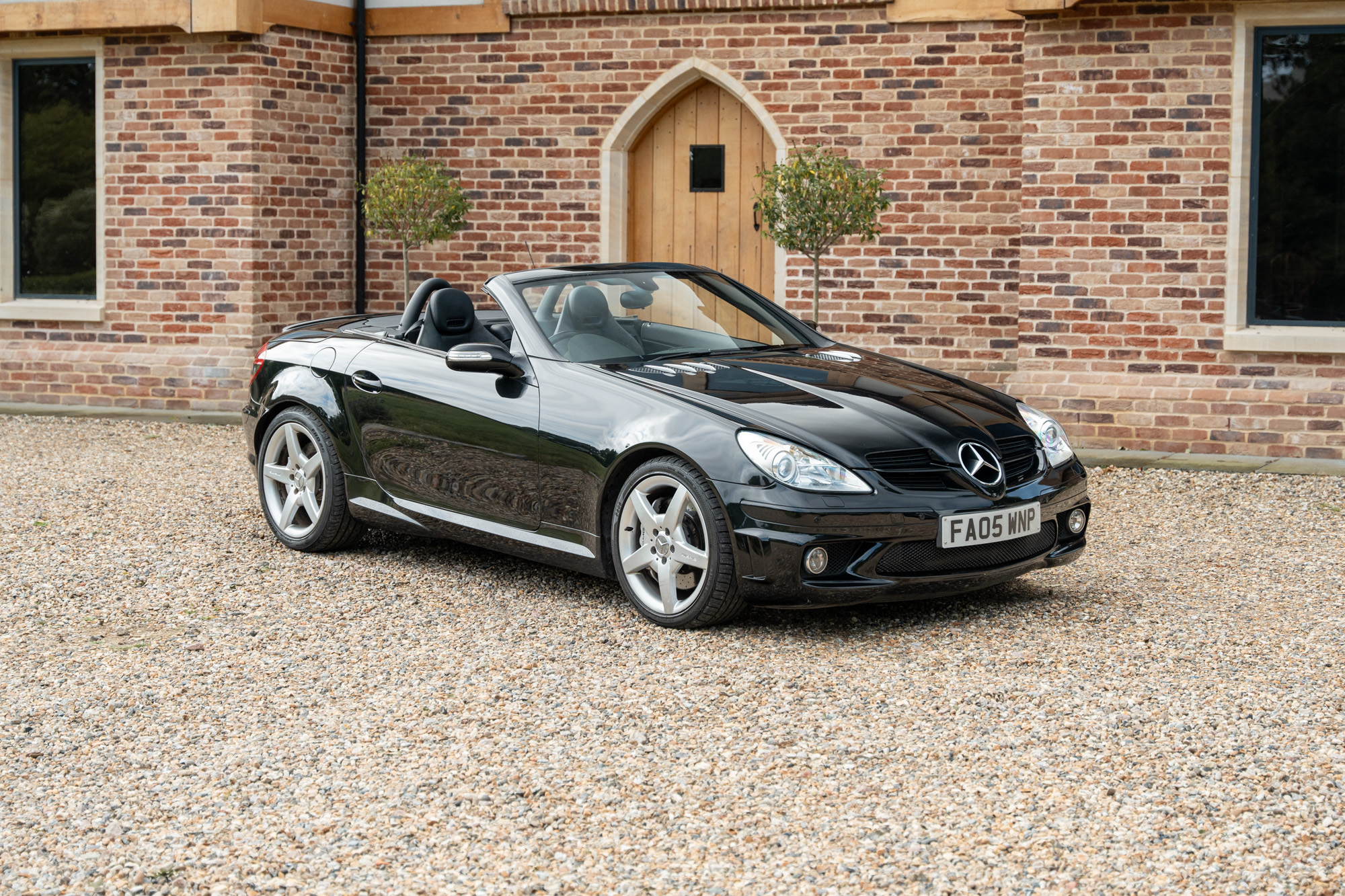 2005 MERCEDES-BENZ (R171) SLK55 AMG for sale by auction in Lingfield ...