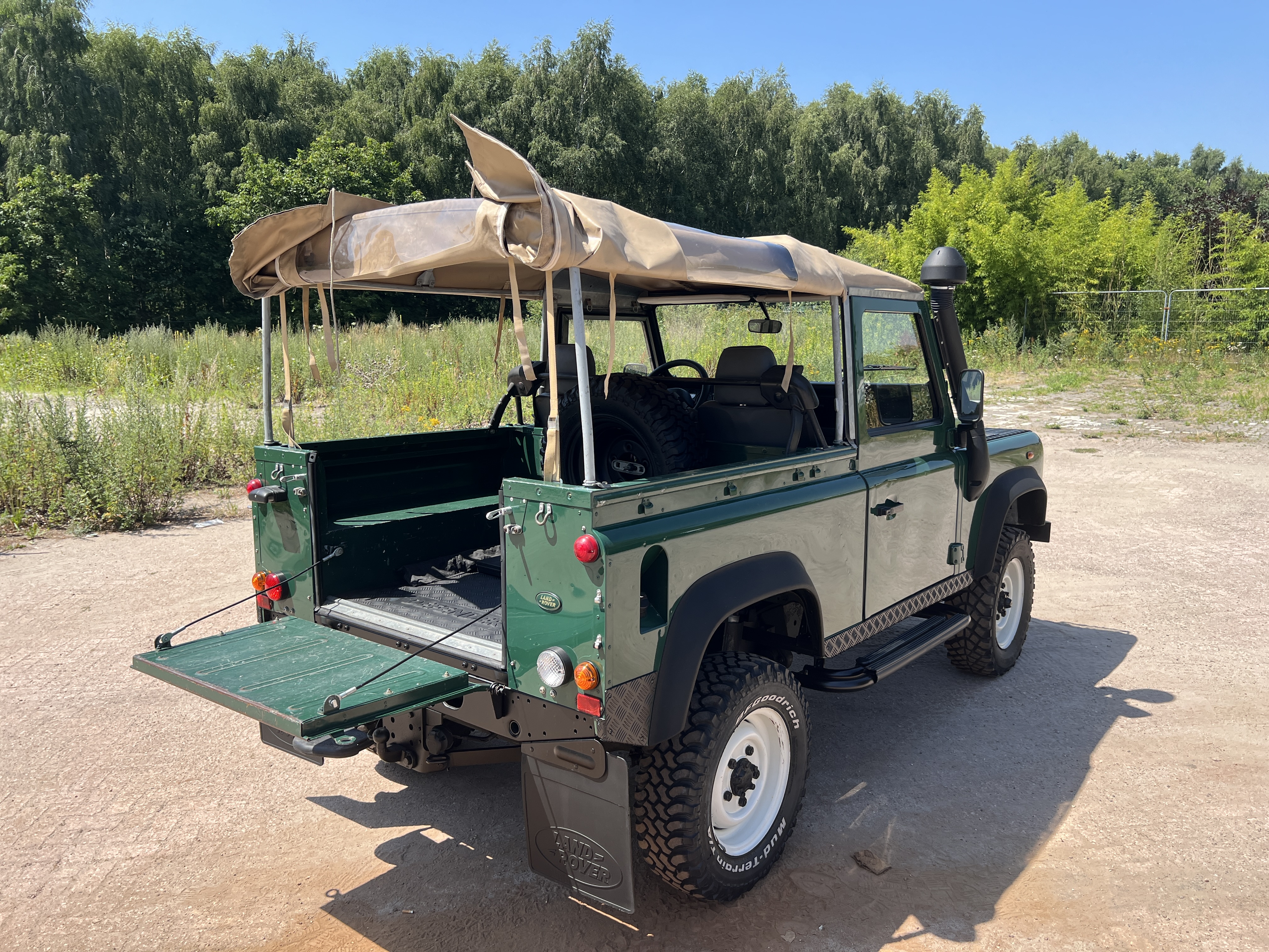 2004 LAND ROVER DEFENDER 90 TD5 PICK UP for sale in Tilburg, Netherlands