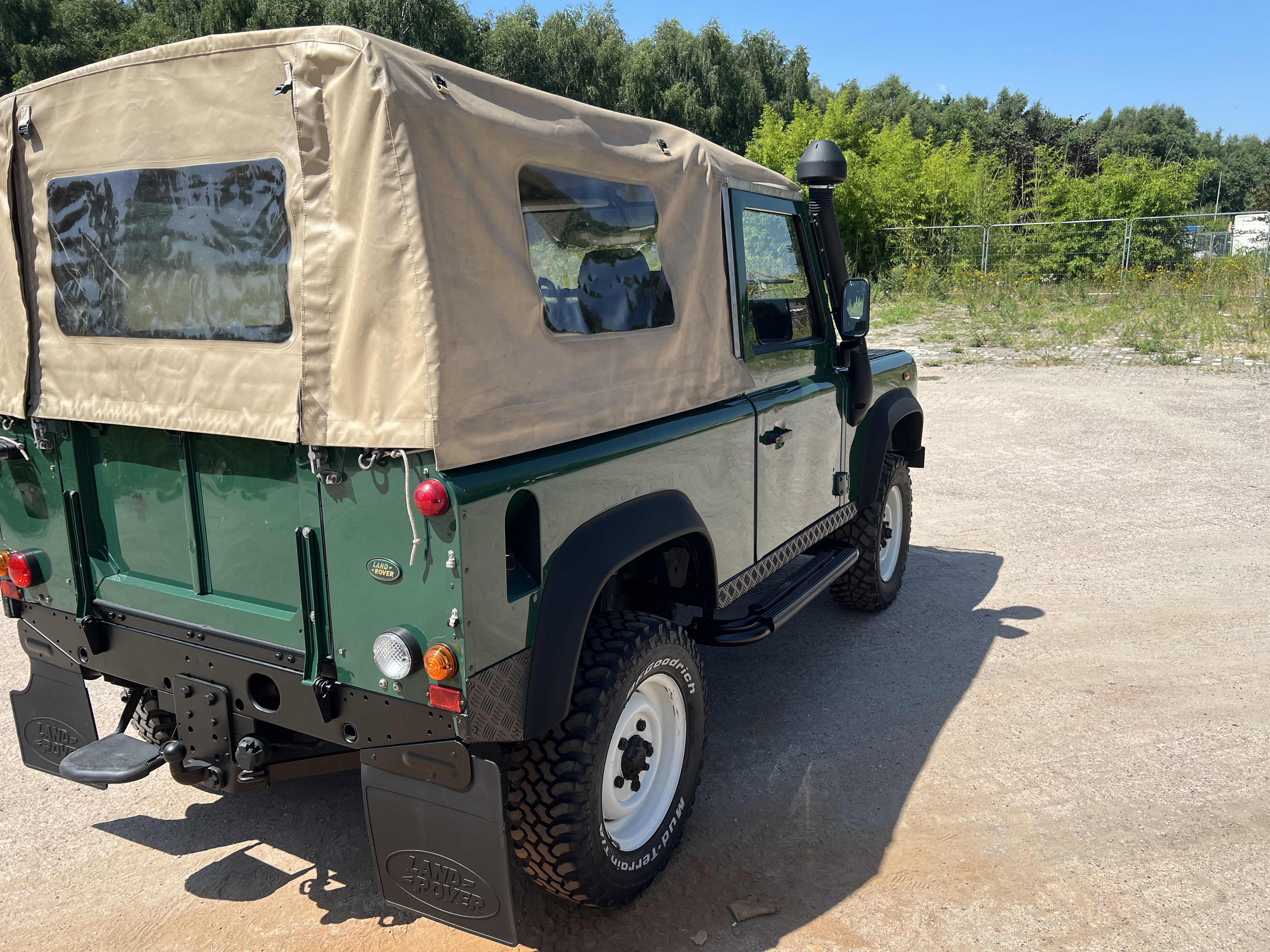 2004 LAND ROVER DEFENDER 90 TD5 PICK UP for sale in Tilburg, Netherlands