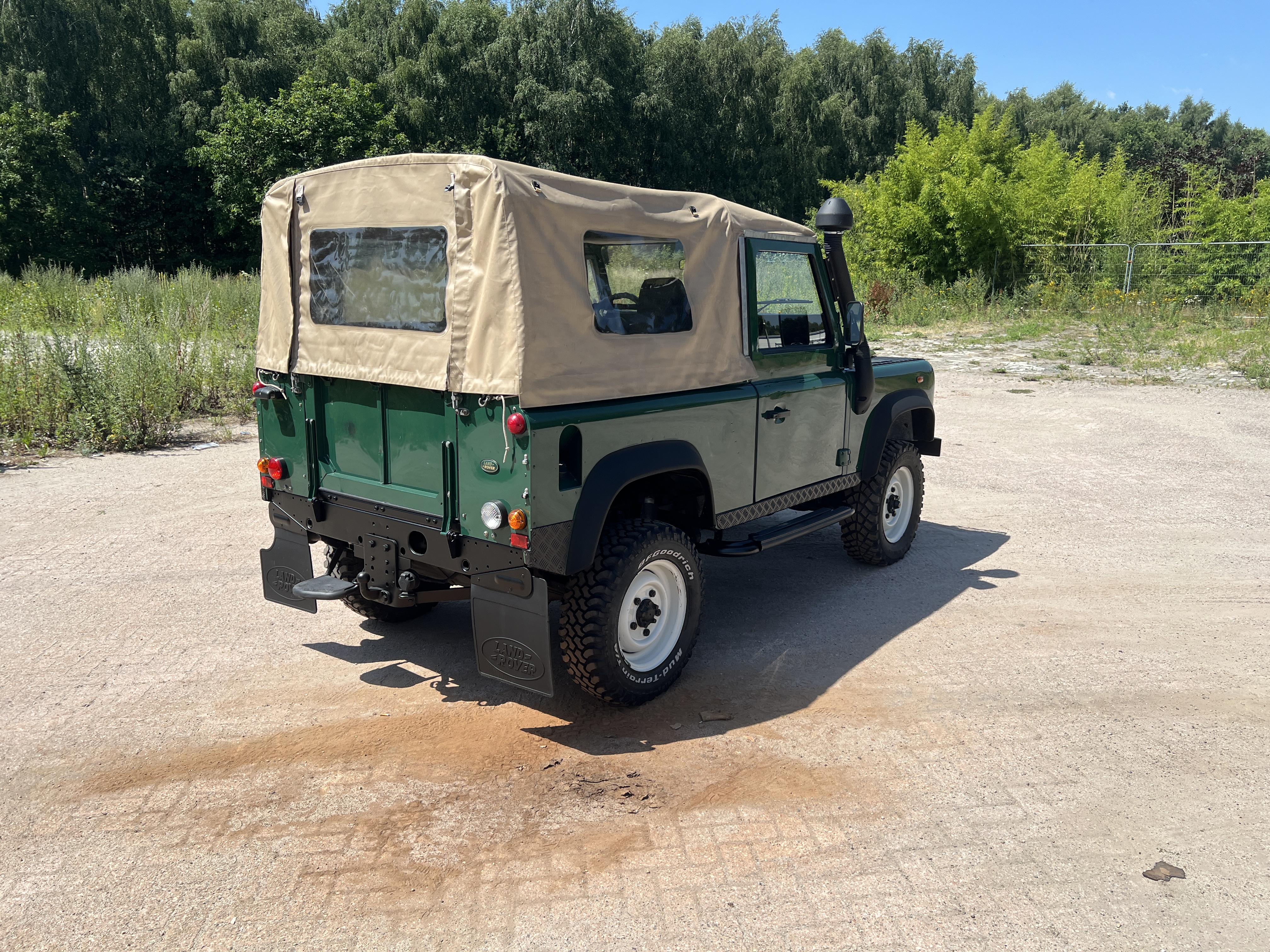 2004 LAND ROVER DEFENDER 90 TD5 PICK UP for sale in Tilburg, Netherlands