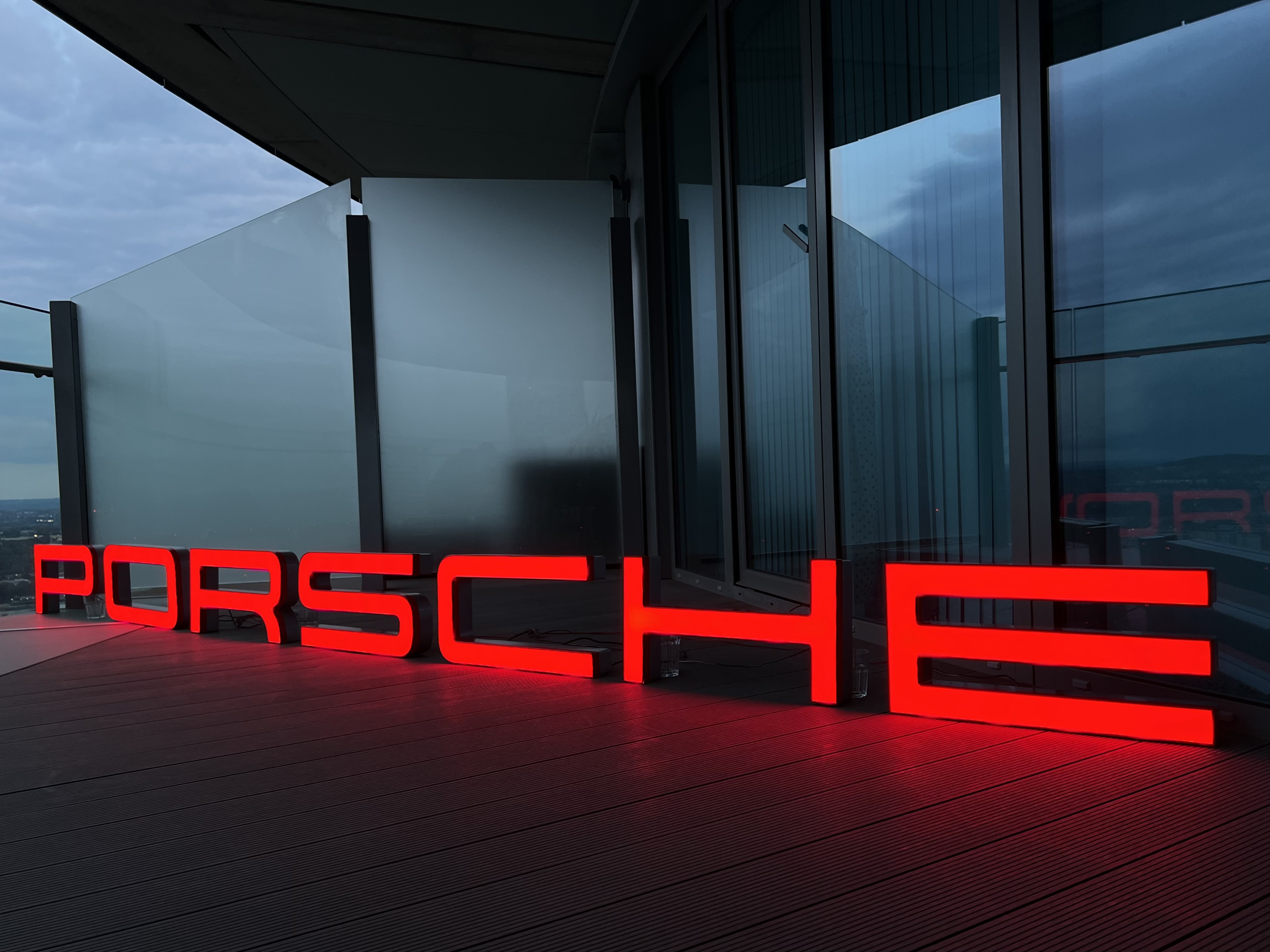 LARGE PORSCHE ILLUMINATED SIGN for sale by auction in London, United ...